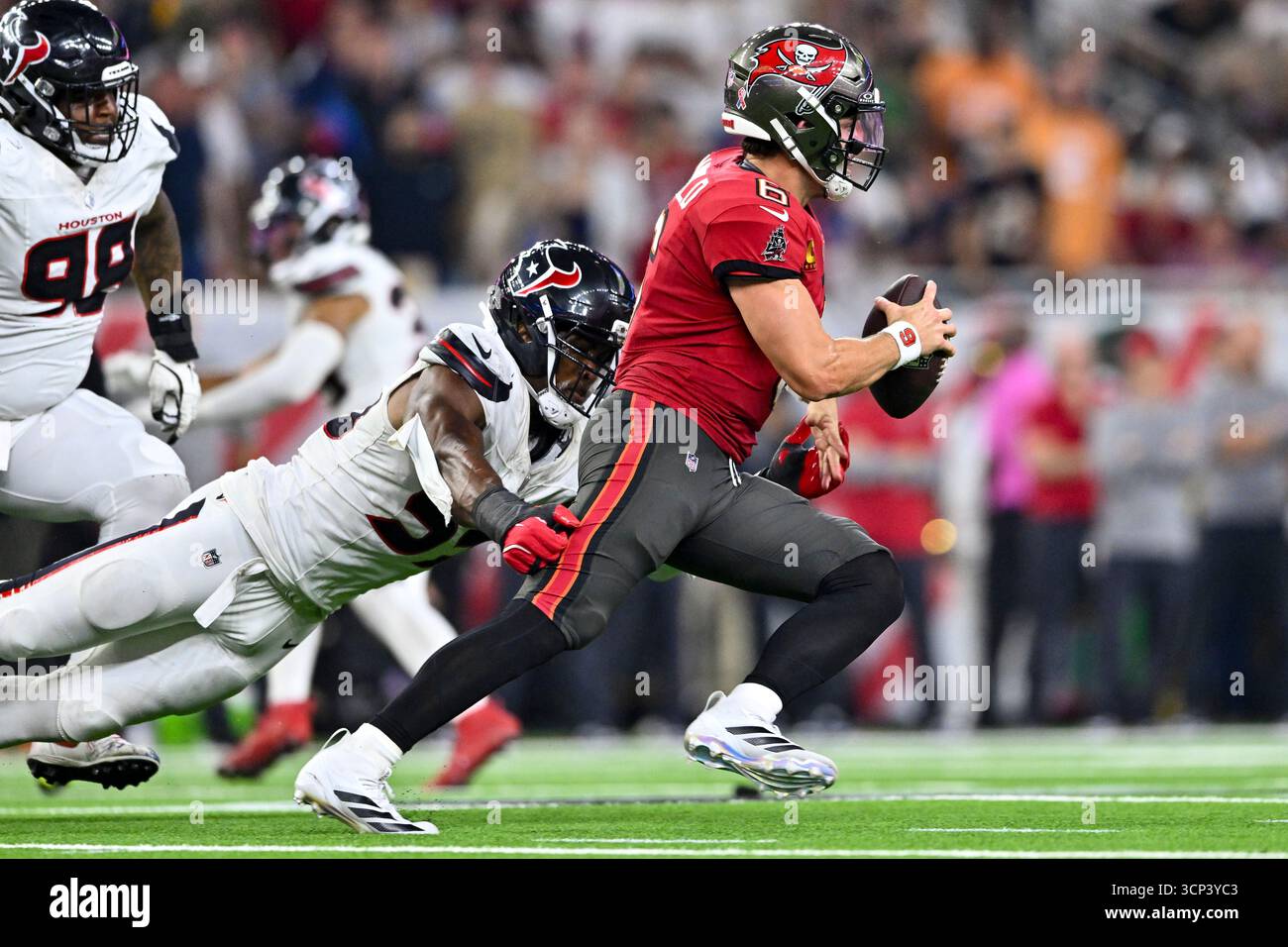 Houston Texans defensive end Danielle Hunter (55) forces Tampa Bay ...