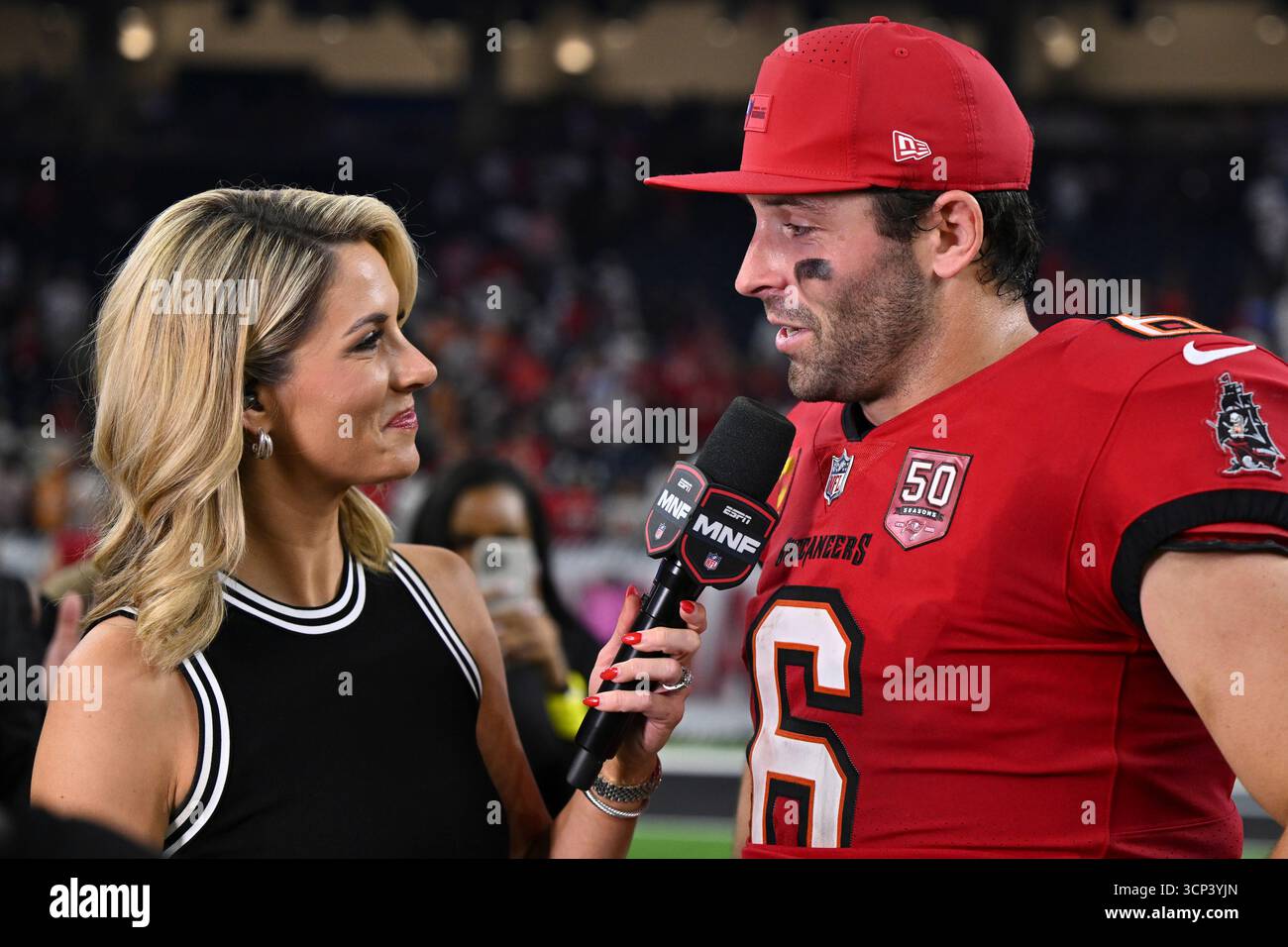 EPSN sideline reporter Laura Rutledge interviews Tampa Bay Buccaneers ...