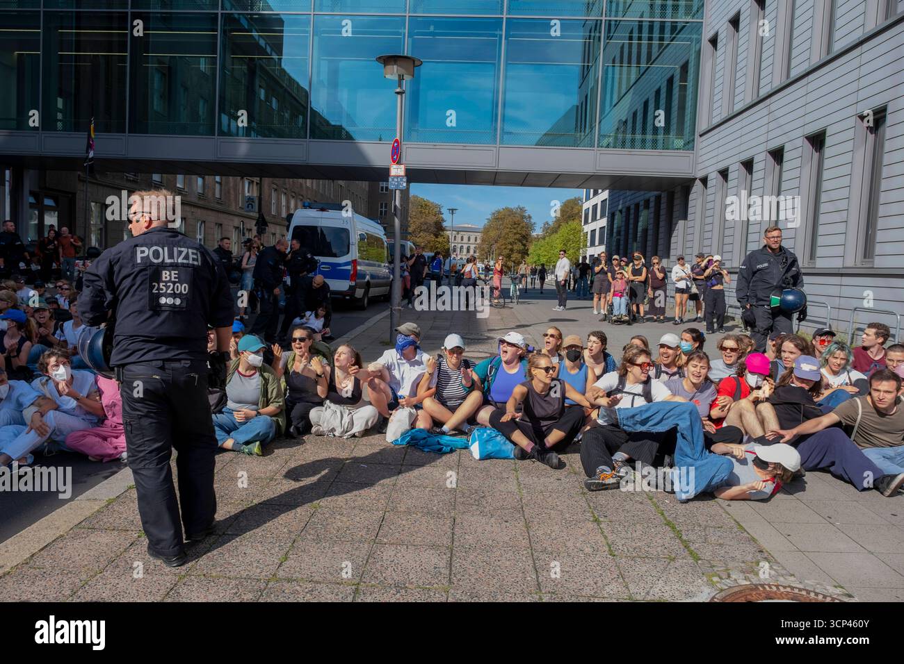 Proteste gegen Marsch fuer das Leben Deutschland, Berlin, 20.09.2025 ...