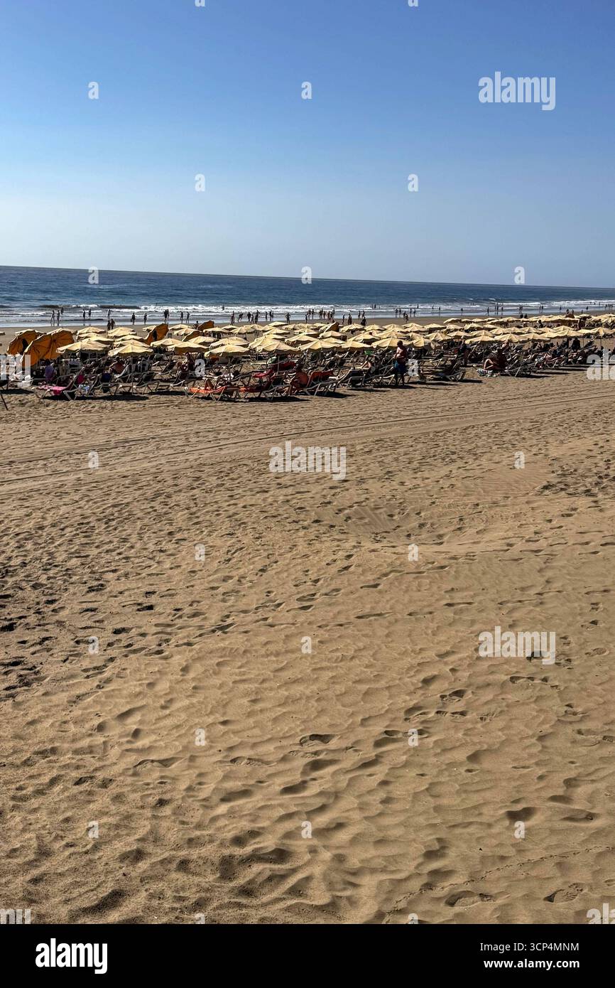 Beruehmter, beliebter Strand im Sueden von Gran Canaria und ein ...