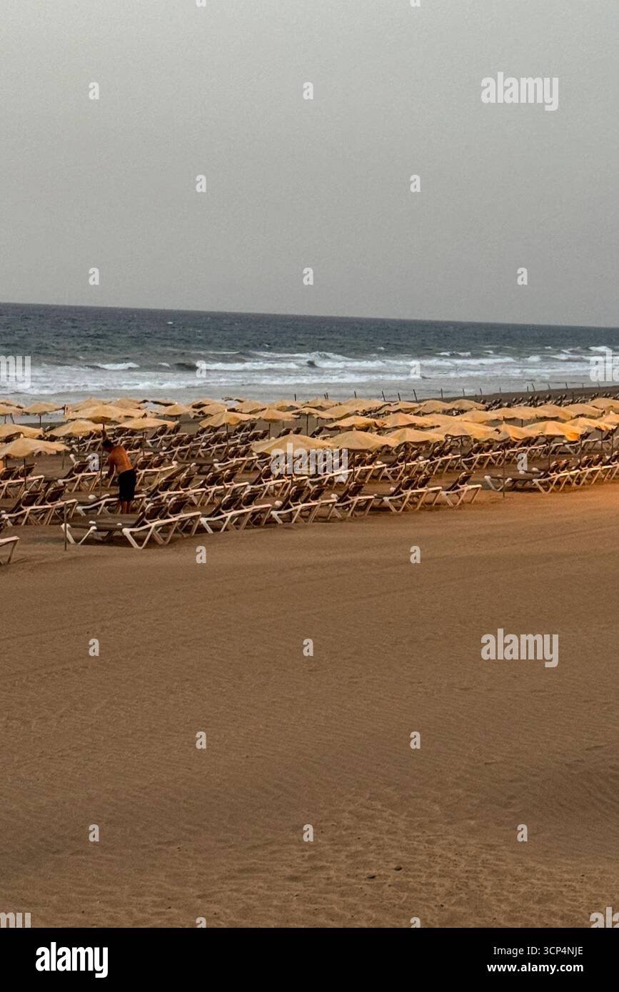 Beruehmter, beliebter Strand im Sueden von Gran Canaria und ein ...