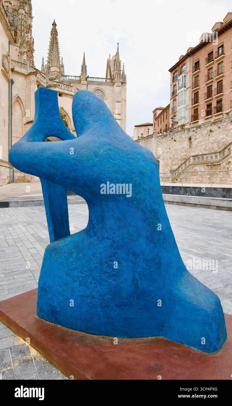 Blue bronze and iron sculpture by Oscar Martín de Burgos sculptor and ...