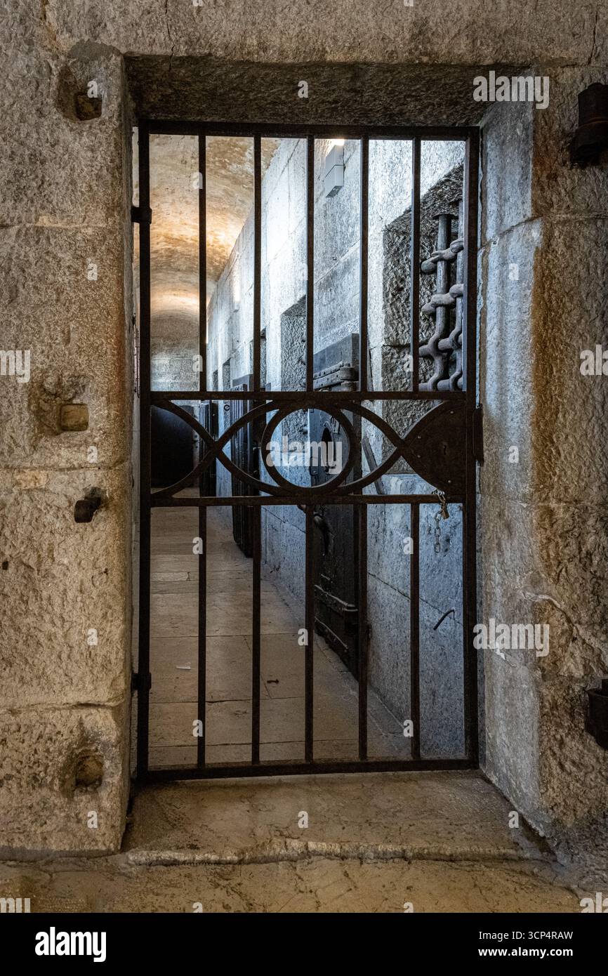 Iron-barred corridor leading from Doge Palace prison to New Prisons ...
