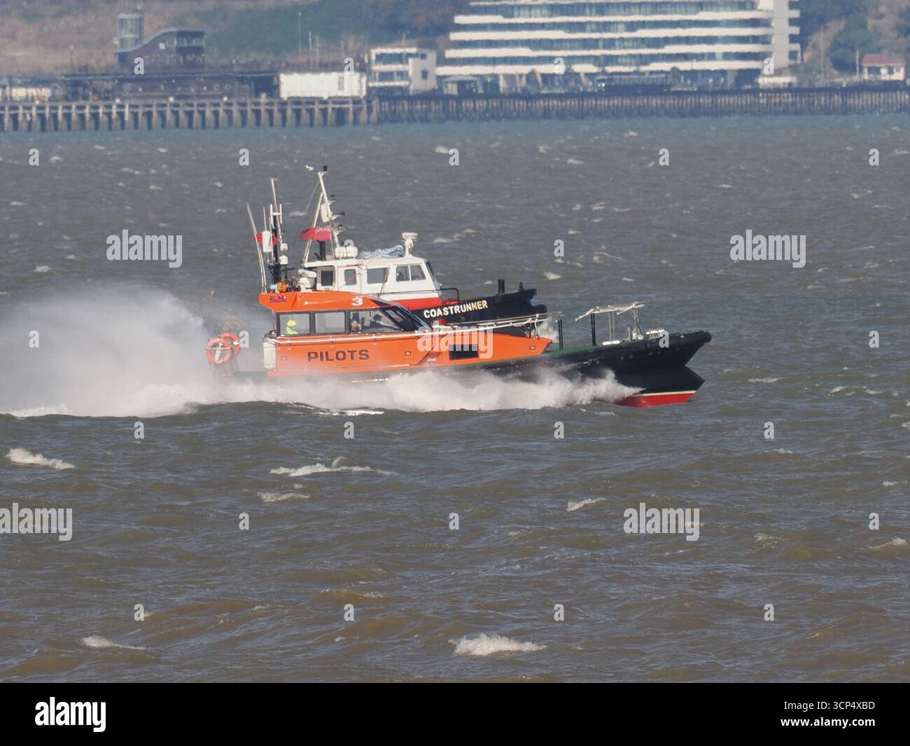 Sheerness, Kent, UK. 24th Sep, 2025. UK Weather: sunny and windy ...
