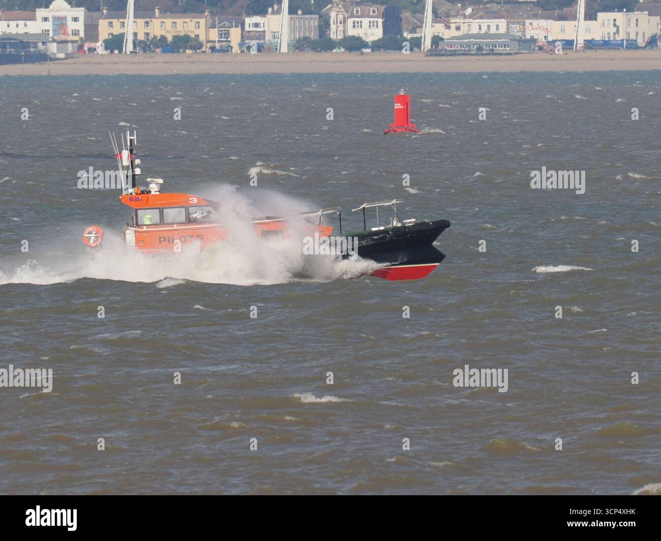 Sheerness, Kent, UK. 24th Sep, 2025. UK Weather: sunny and windy ...
