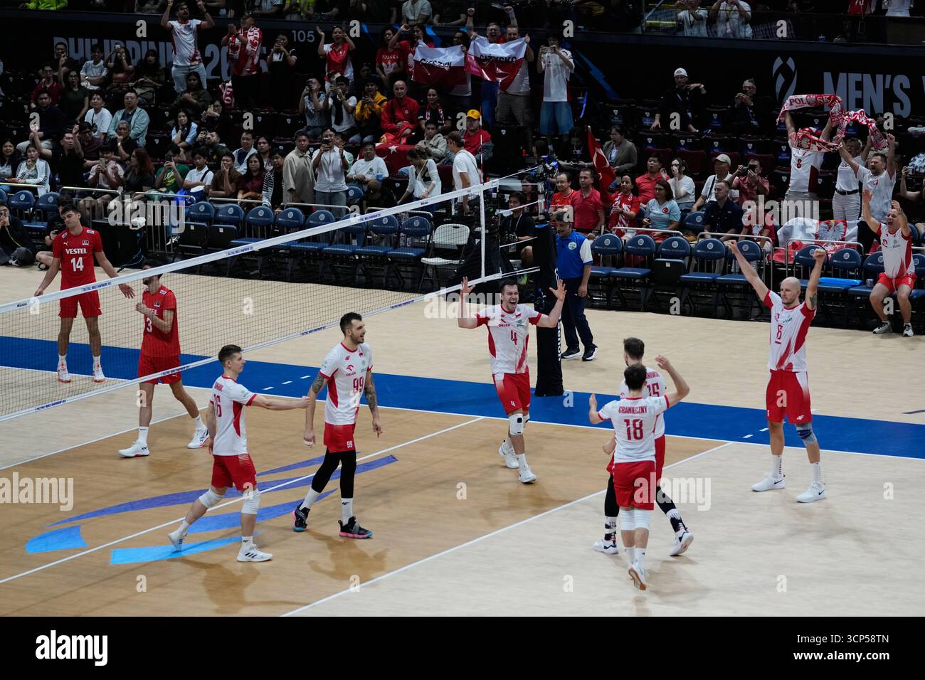 Polish players celebrate after defeating Turkey in the quarterfinals ...