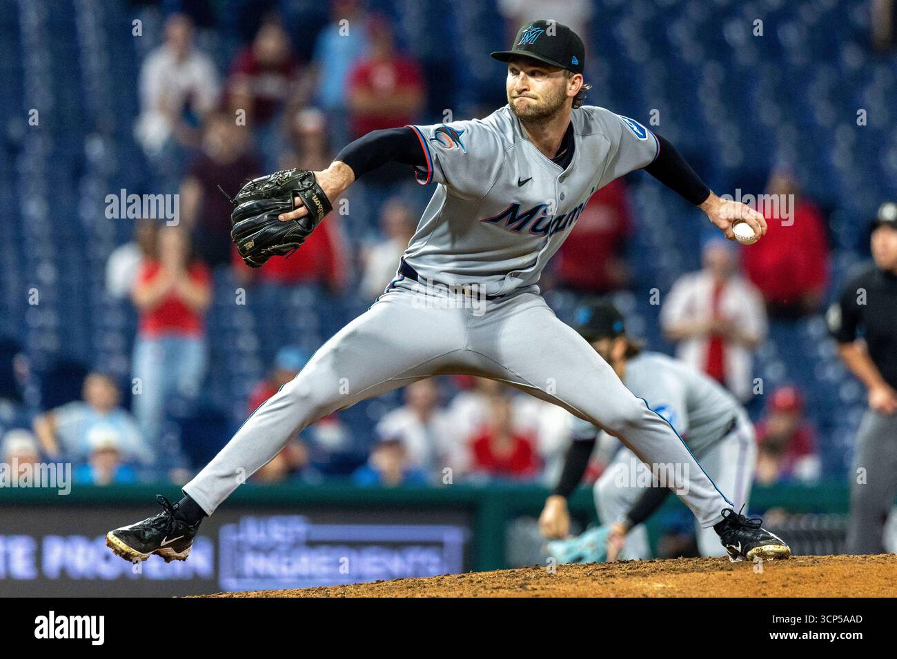 Miami Marlins relief pitcher Josh Simpson (66) in action during a ...