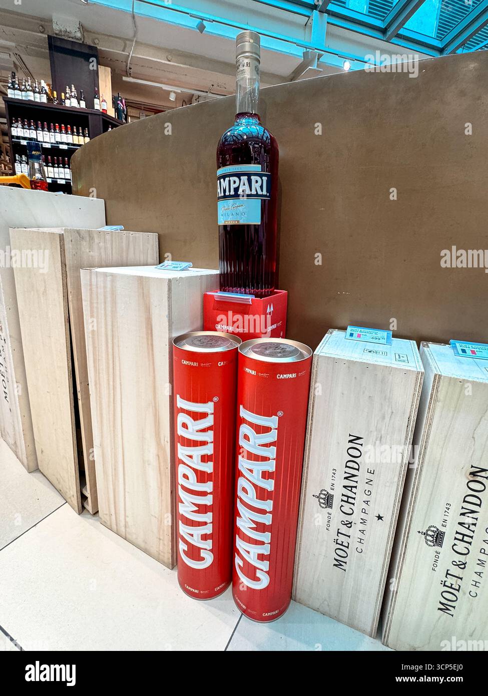 Campari display hi-res stock photography and images - Alamy