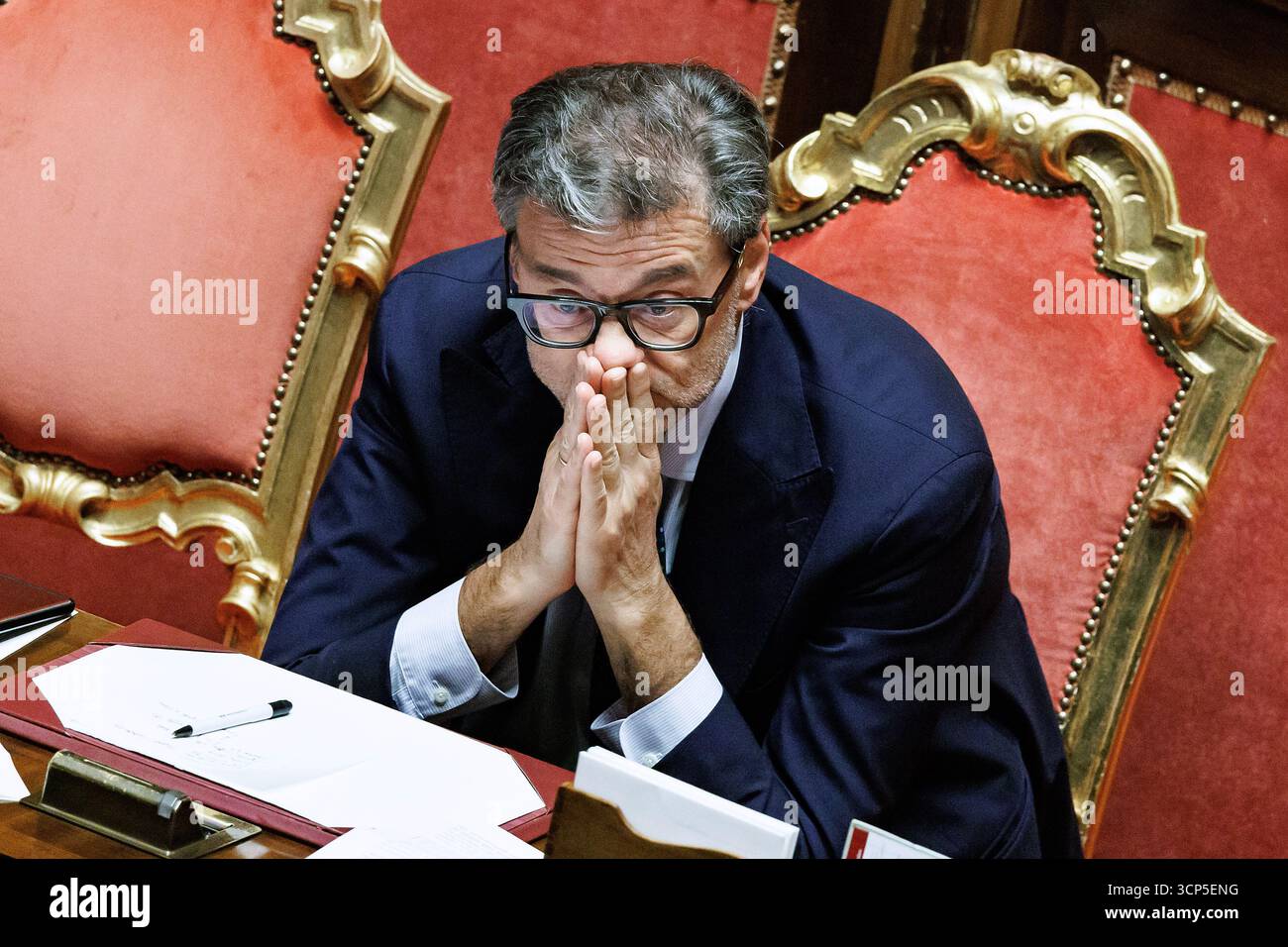 Il ministro dell’Economia Giancarlo Giorgetti nell’aula del Senato ...