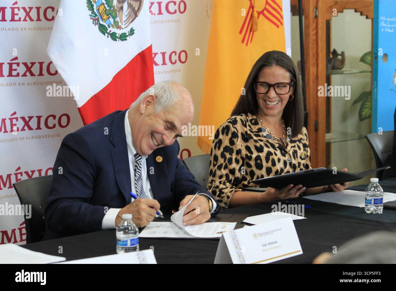 Santa Fe Mayor Alan Webber and Patricia Pinzon, Consul of Mexico in ...