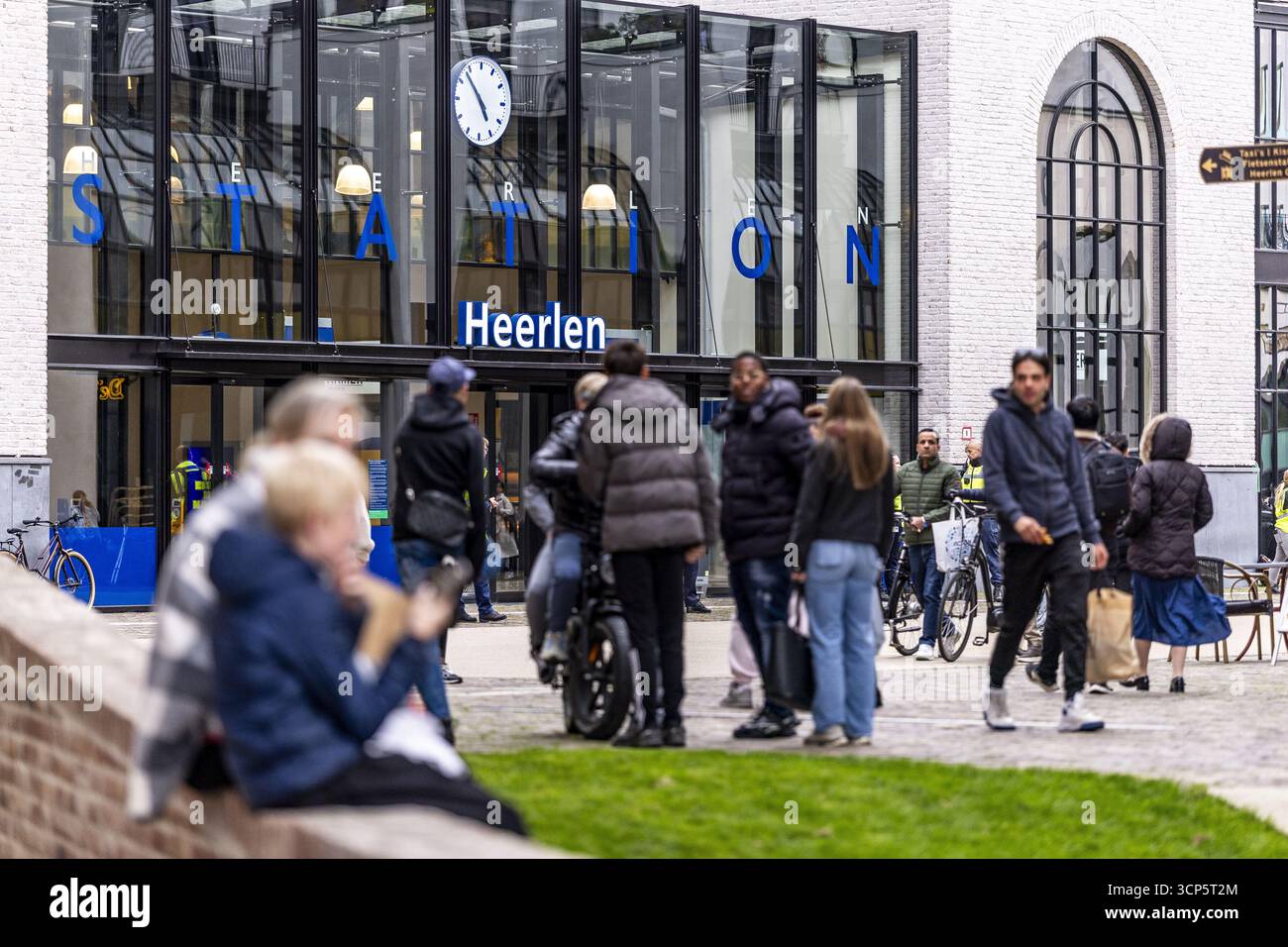 HEERLEN - Train traffic has been halted near a UWV building on ...