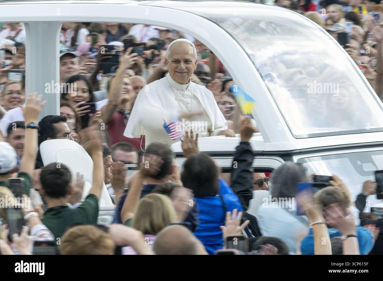**NO LIBRI** Italy, Rome, Vatican, 2024/9/24.Pope Leo XIV greets the ...