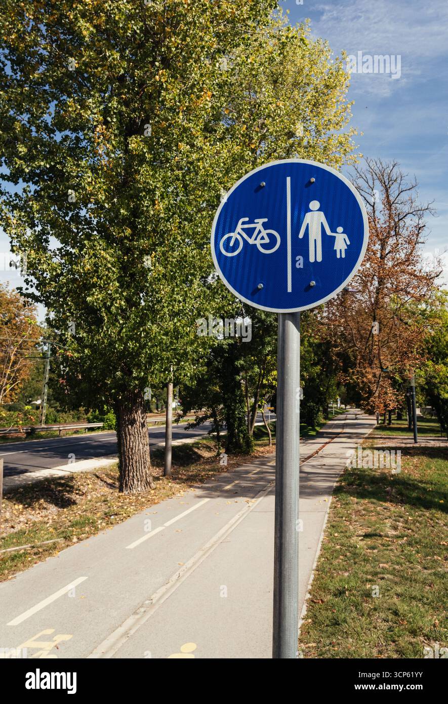 Urban mobility cycling route hi-res stock photography and images - Alamy