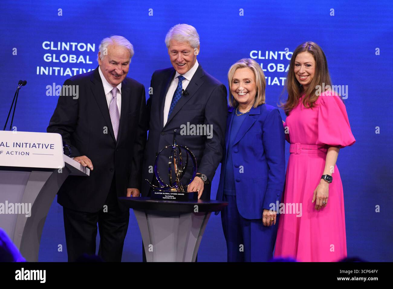 Tom Golisano, Bill Clinton, Hillary Clinton and Chelsea Clinton onstage ...