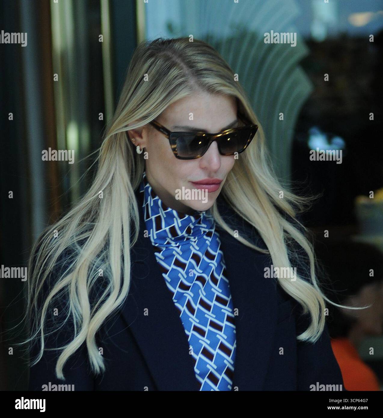 Milan, Barbara Berlusconi leaves Sant'Ambroeus after lunch, and ...