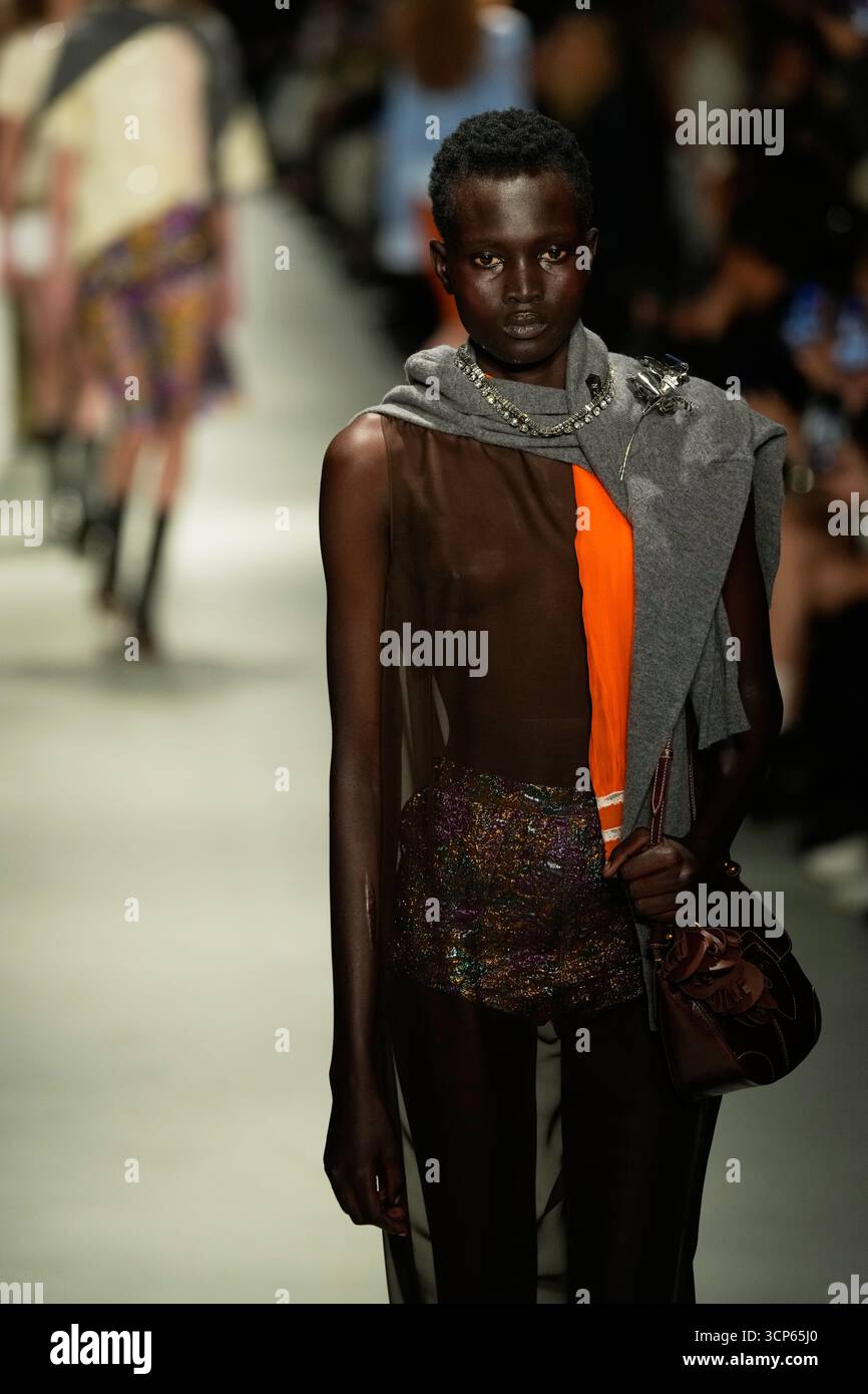 A model wears a creation part of the N21 women's Spring-Summer 2026 ...