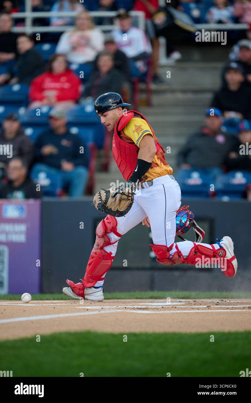Binghamton Rumble Ponies catcher Kevin Parada (1) fielding during an ...