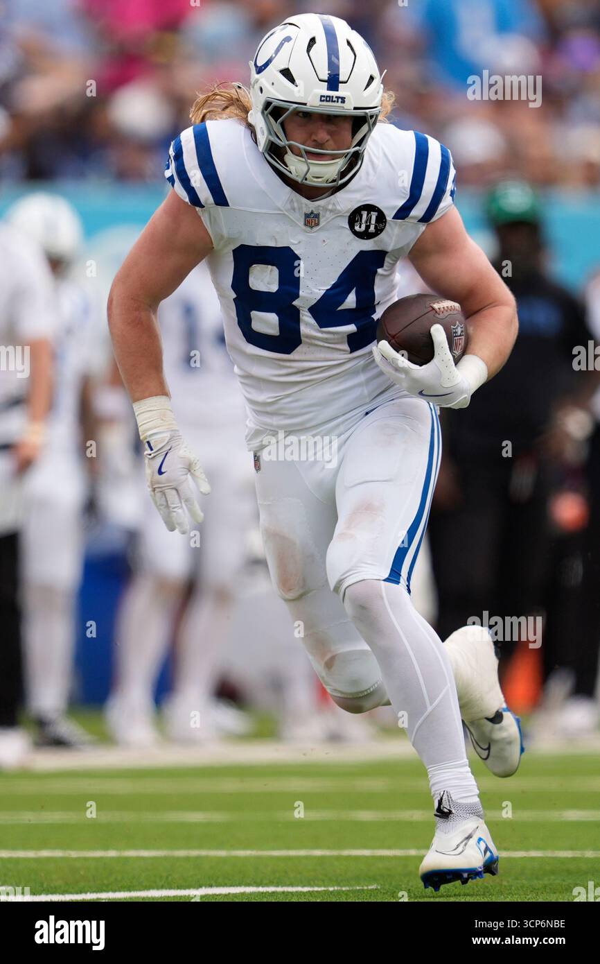 Indianapolis Colts tight end Tyler Warren (84) plays during the first ...