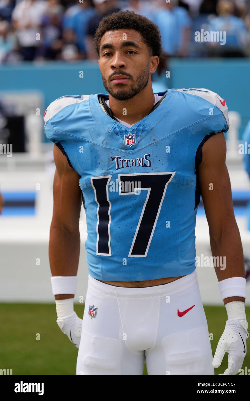 Tennessee Titans wide receiver Chimere Dike (17) before an NFL football ...