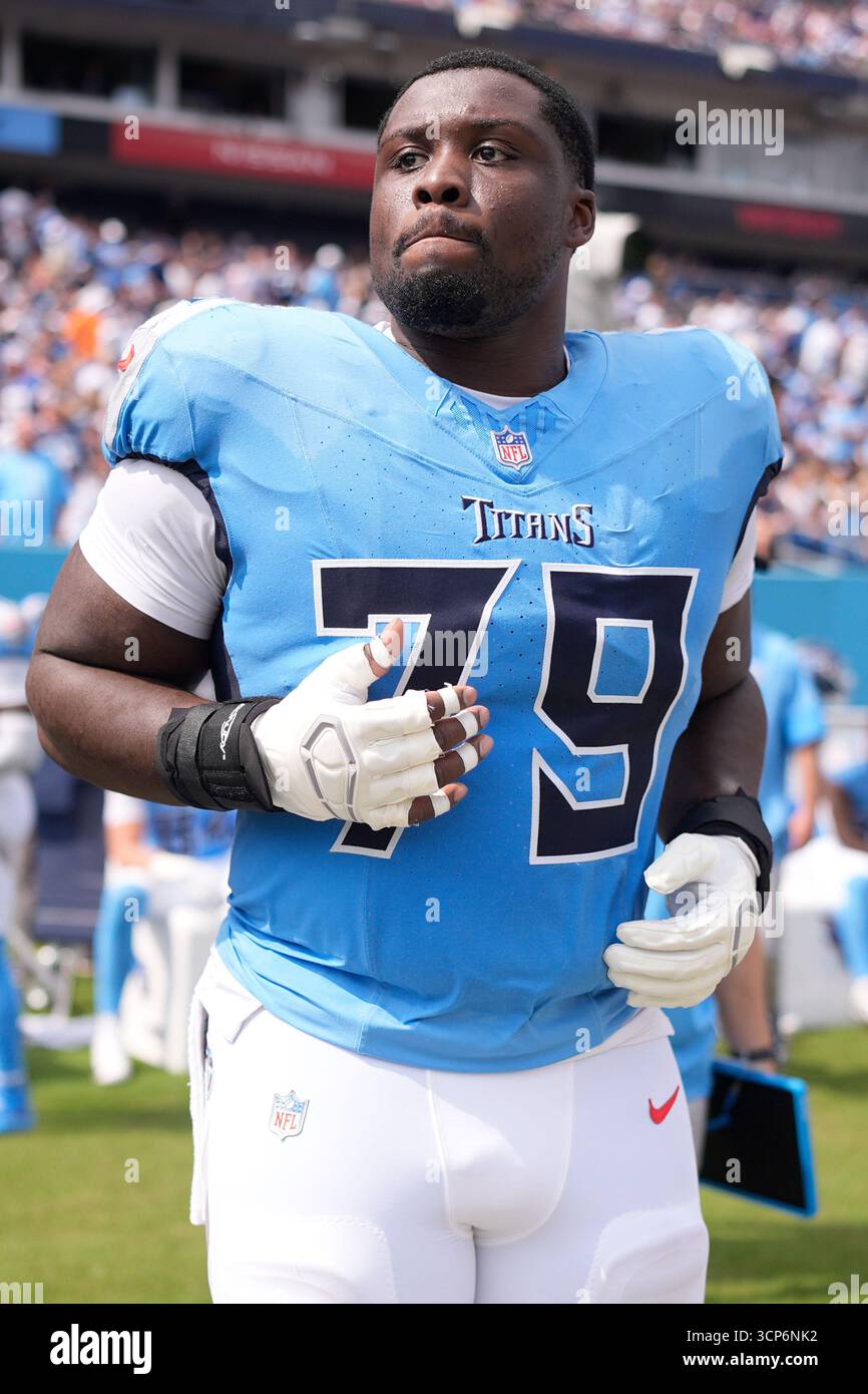 Tennessee Titans center Lloyd Cushenberry III (79) stands on the ...