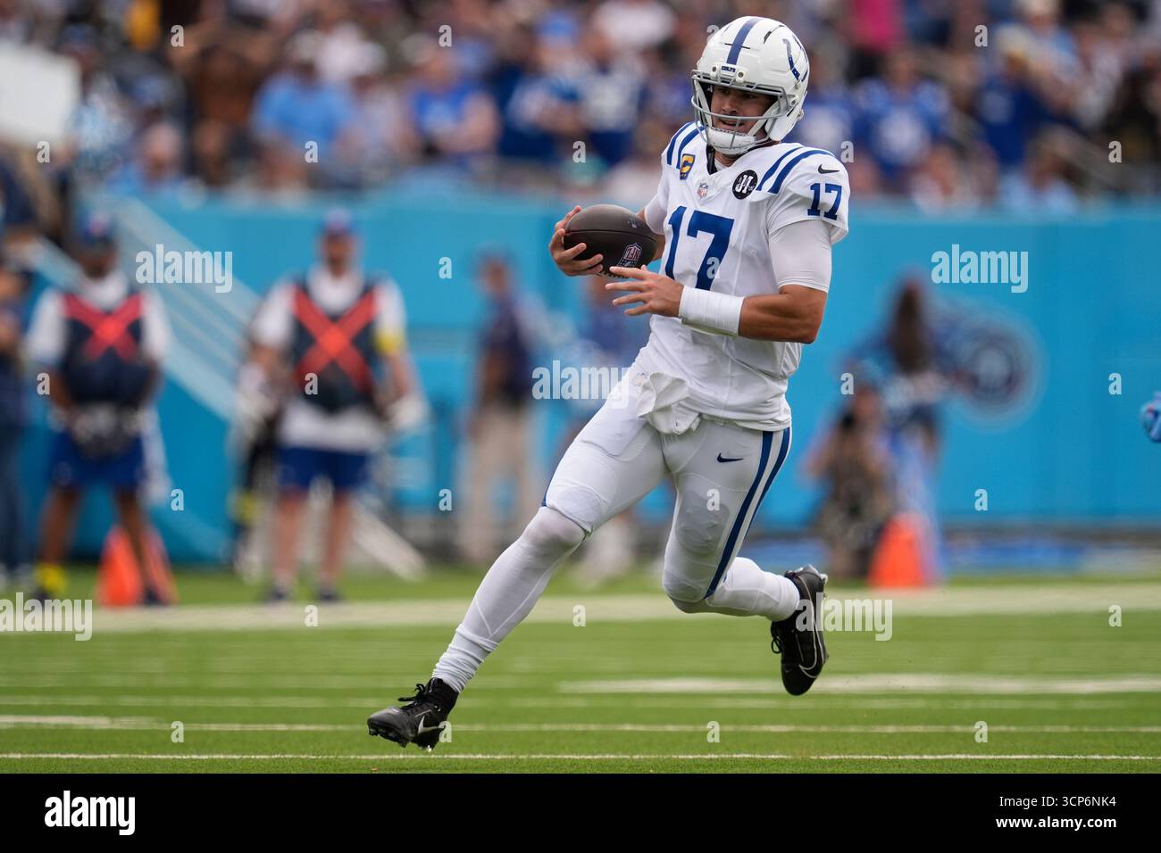 Indianapolis Colts quarterback Daniel Jones (17) runs the ball during ...