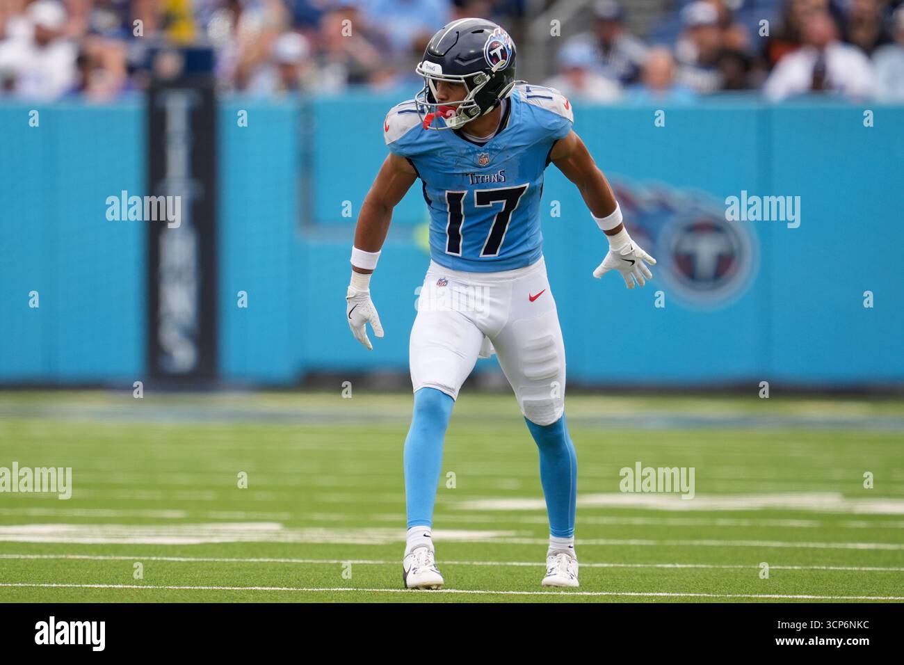 Tennessee Titans wide receiver Chimere Dike (17) plays during the first ...