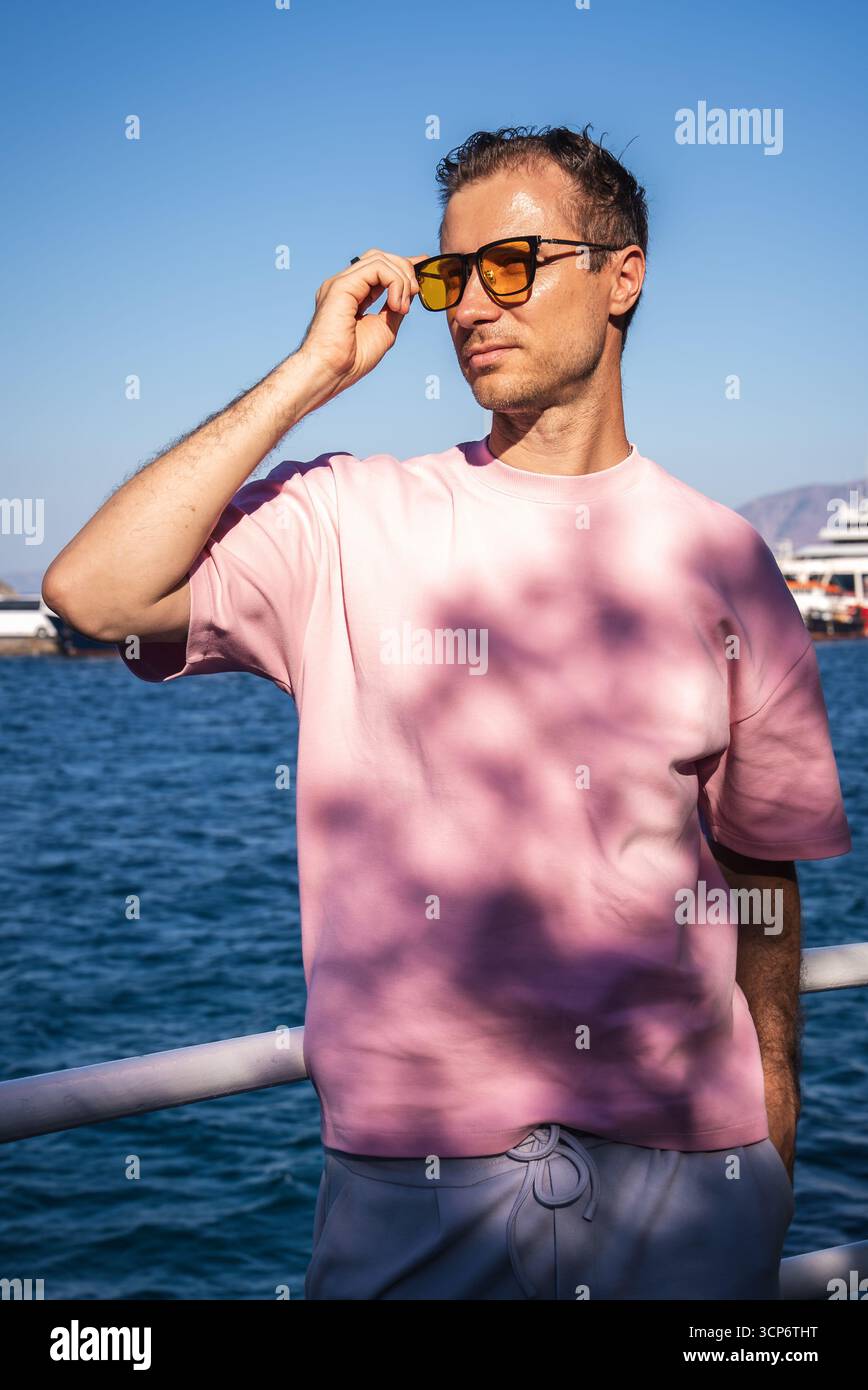 Man near waterfront yacht hi-res stock photography and images - Alamy