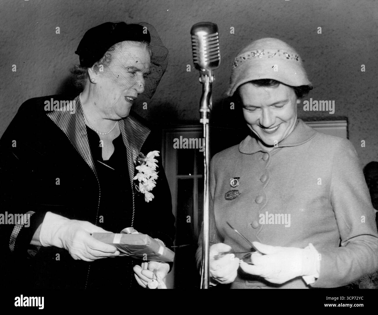 Opening of Keera House - Mrs Venn and Mrs W. H. Cullen (right). May 8 ...