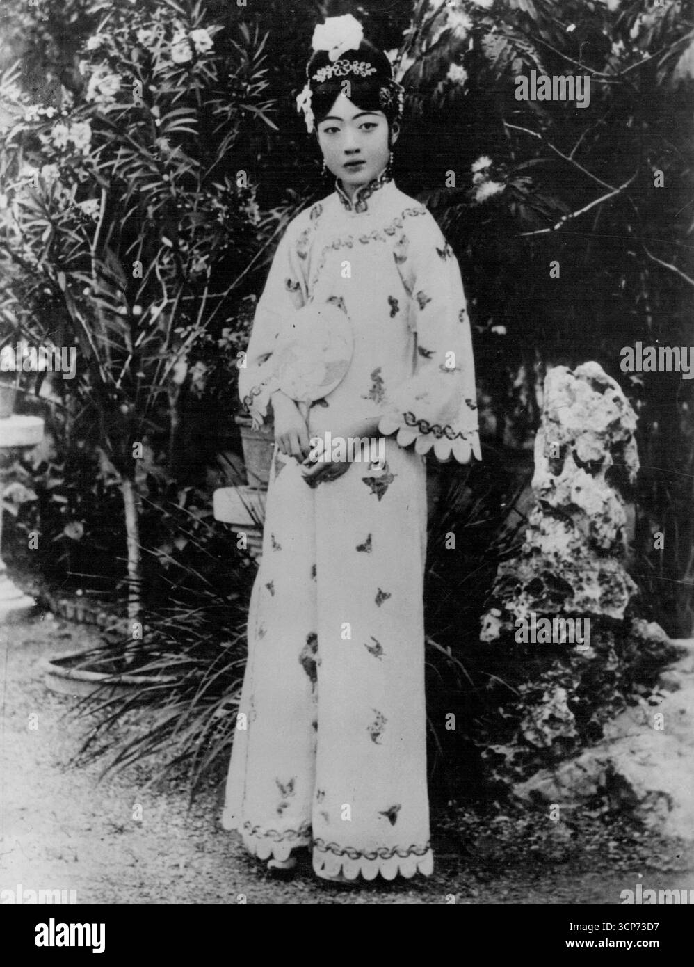 New Empress Of Manchukuo.***** Striking picture of the beautiful Mrs ...