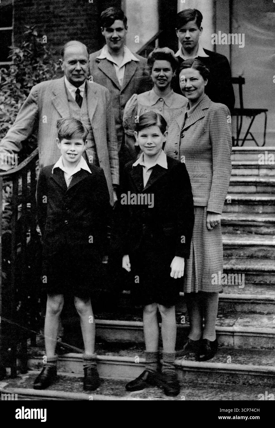 The Atomic Bomb: British Scientists Discovered Vital Secret.Photo shows ...