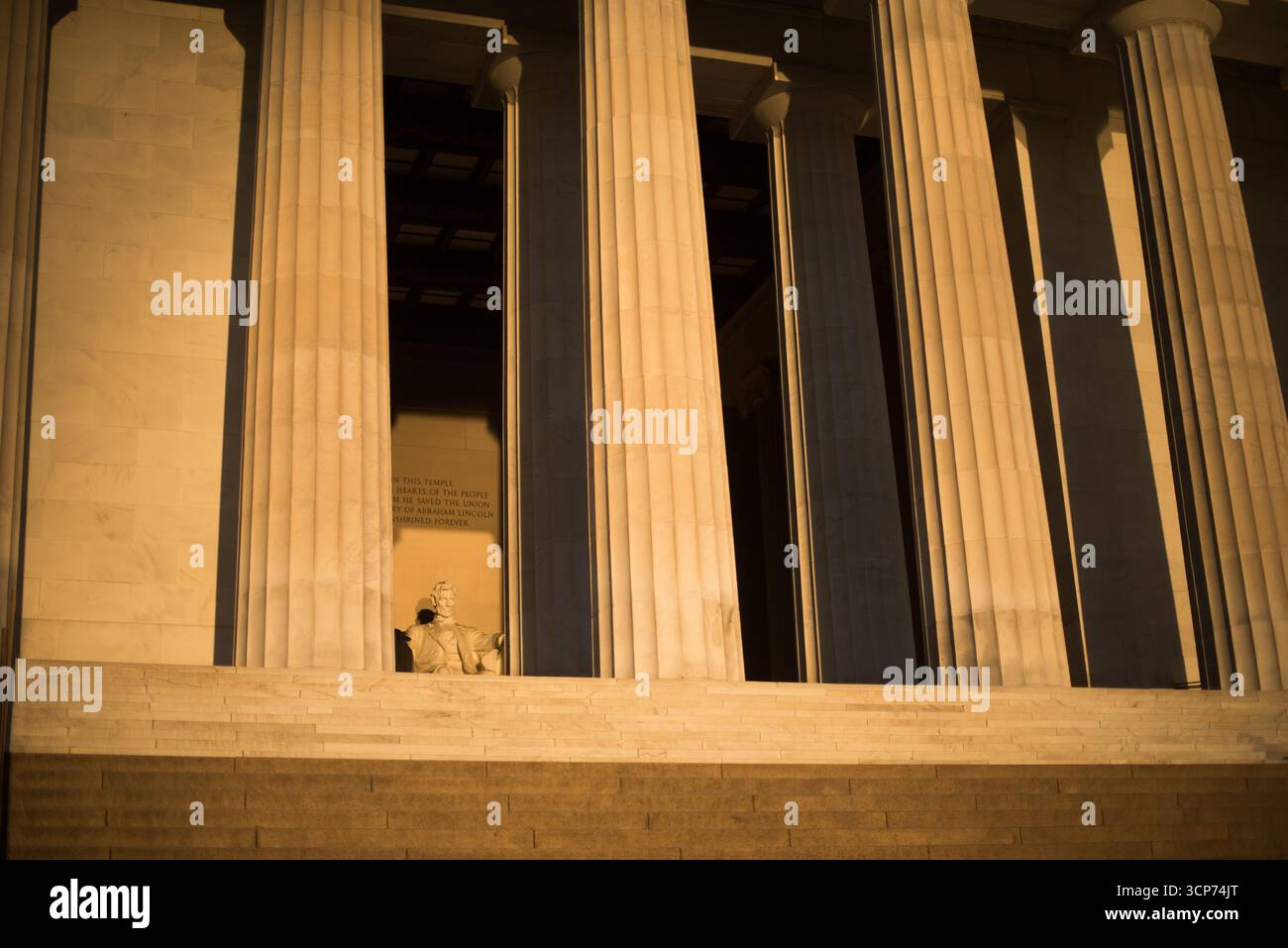 Lincoln Memorial Statue Sunrise Washington DC // WASHINGTON DC — The ...