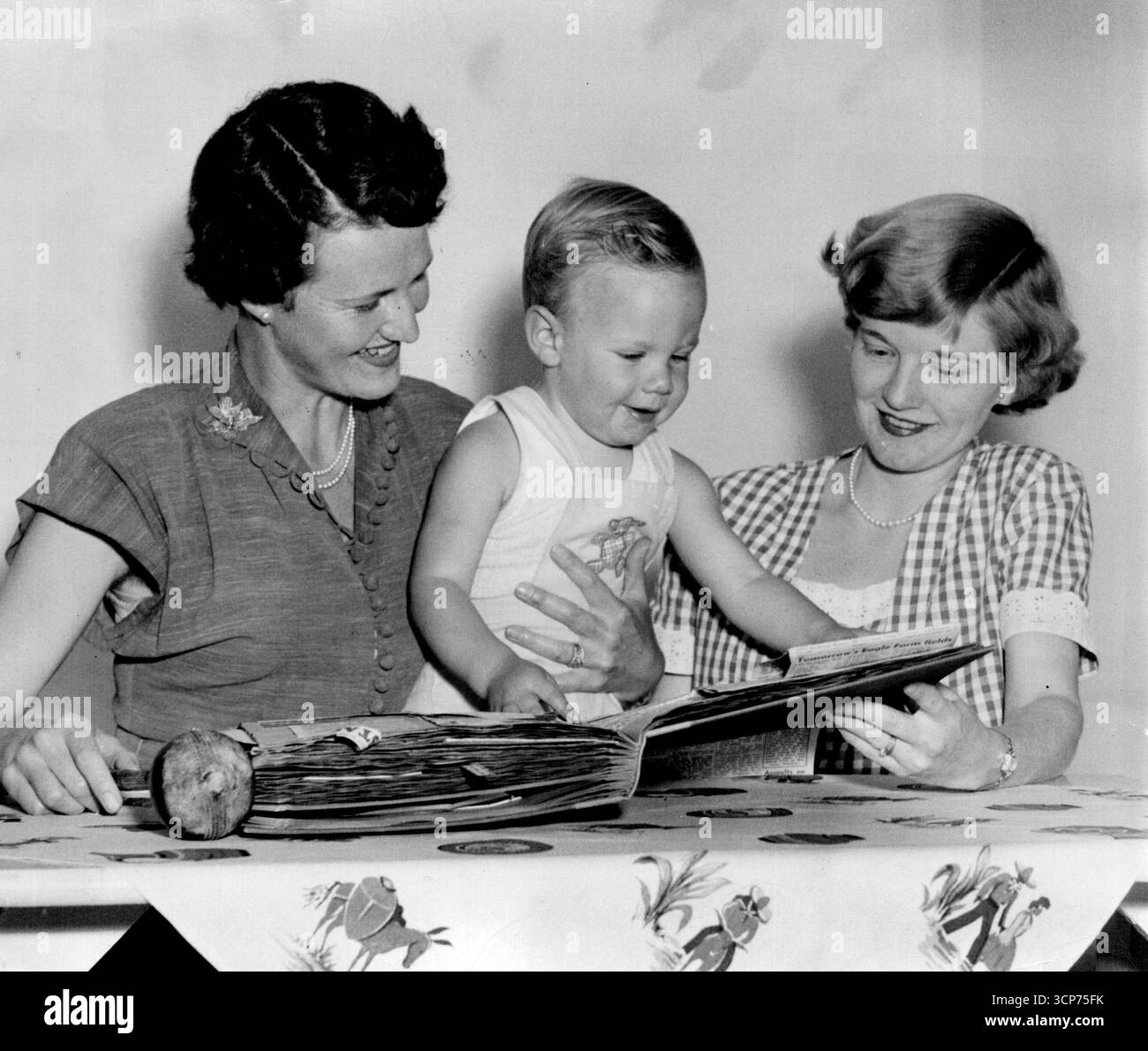 Mrs benaud hi-res stock photography and images - Alamy