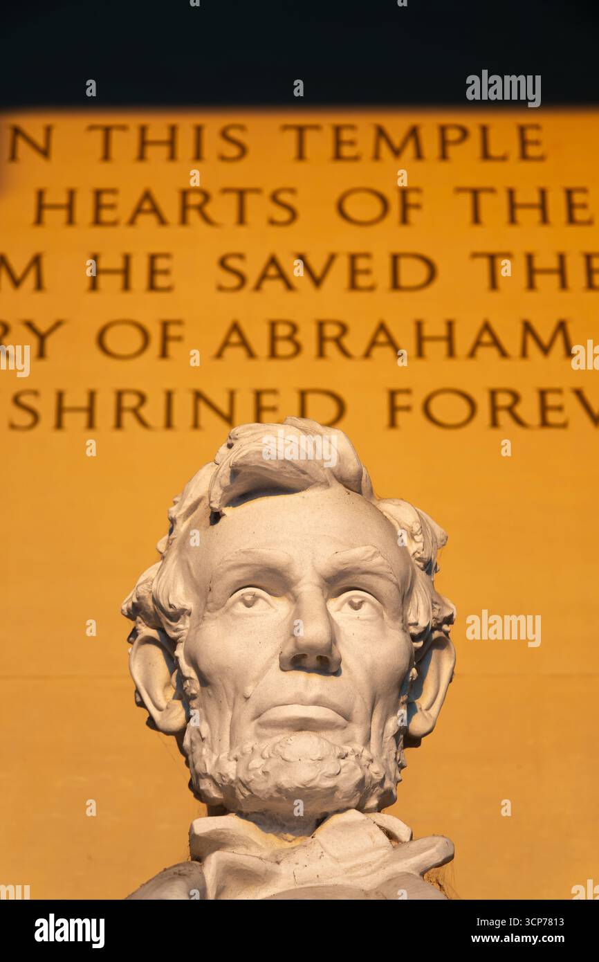 Lincoln Memorial Statue Washington DC // WASHINGTON DC — The marble ...