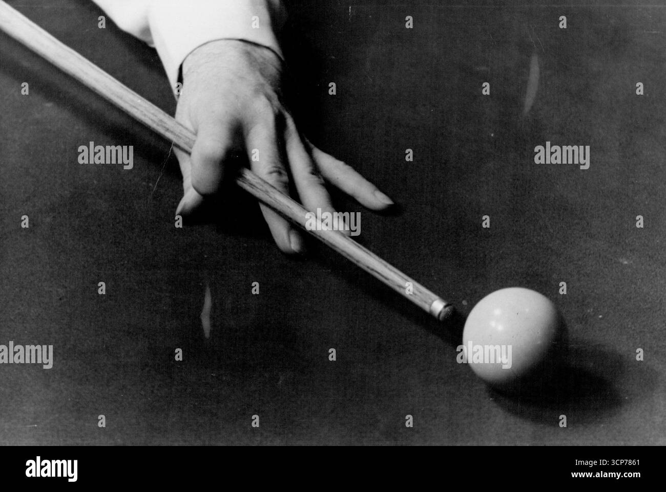 The loop bridge, used for deep screw. The cue slider easily through the ...