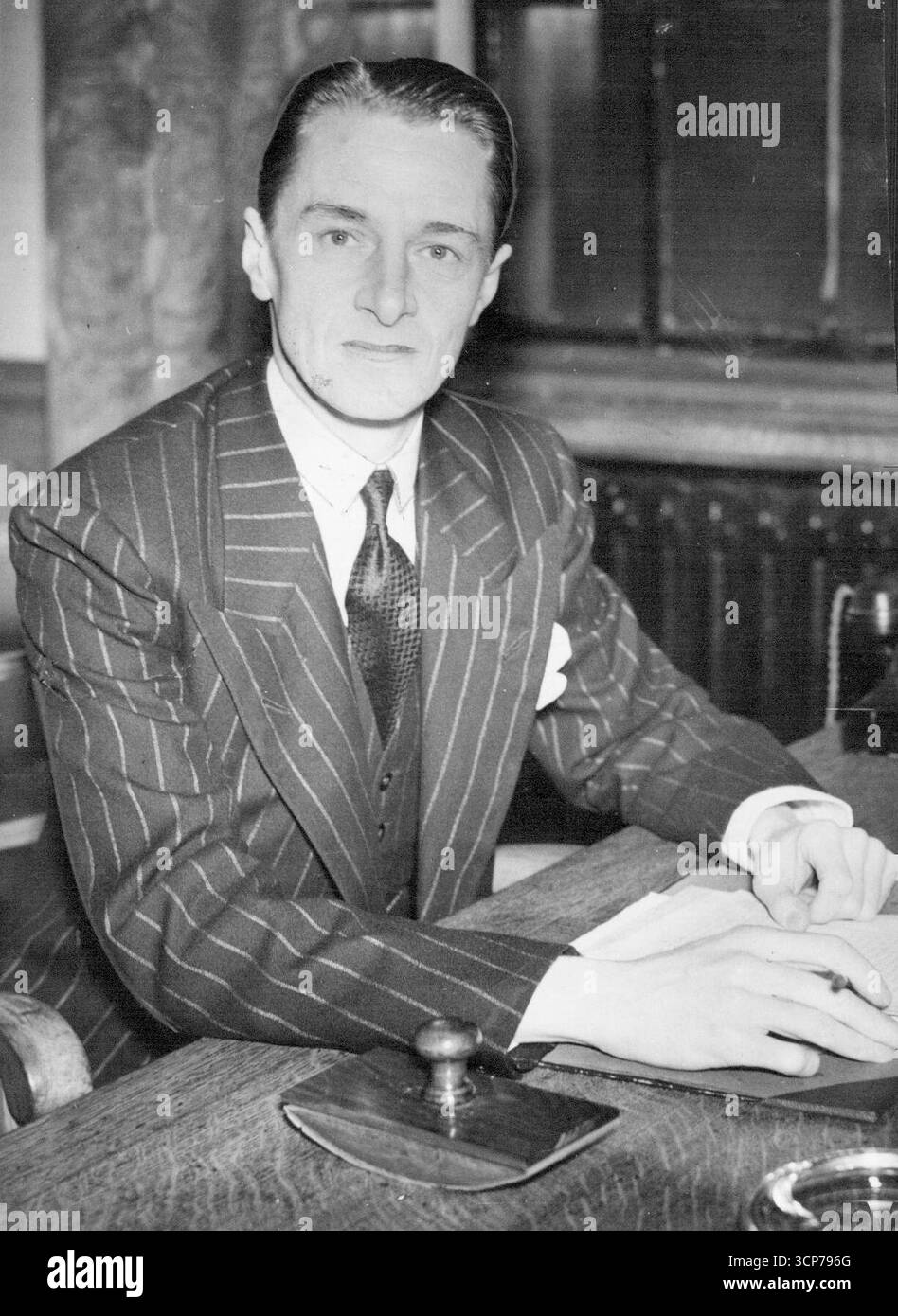 Mr r h cross hi-res stock photography and images - Alamy