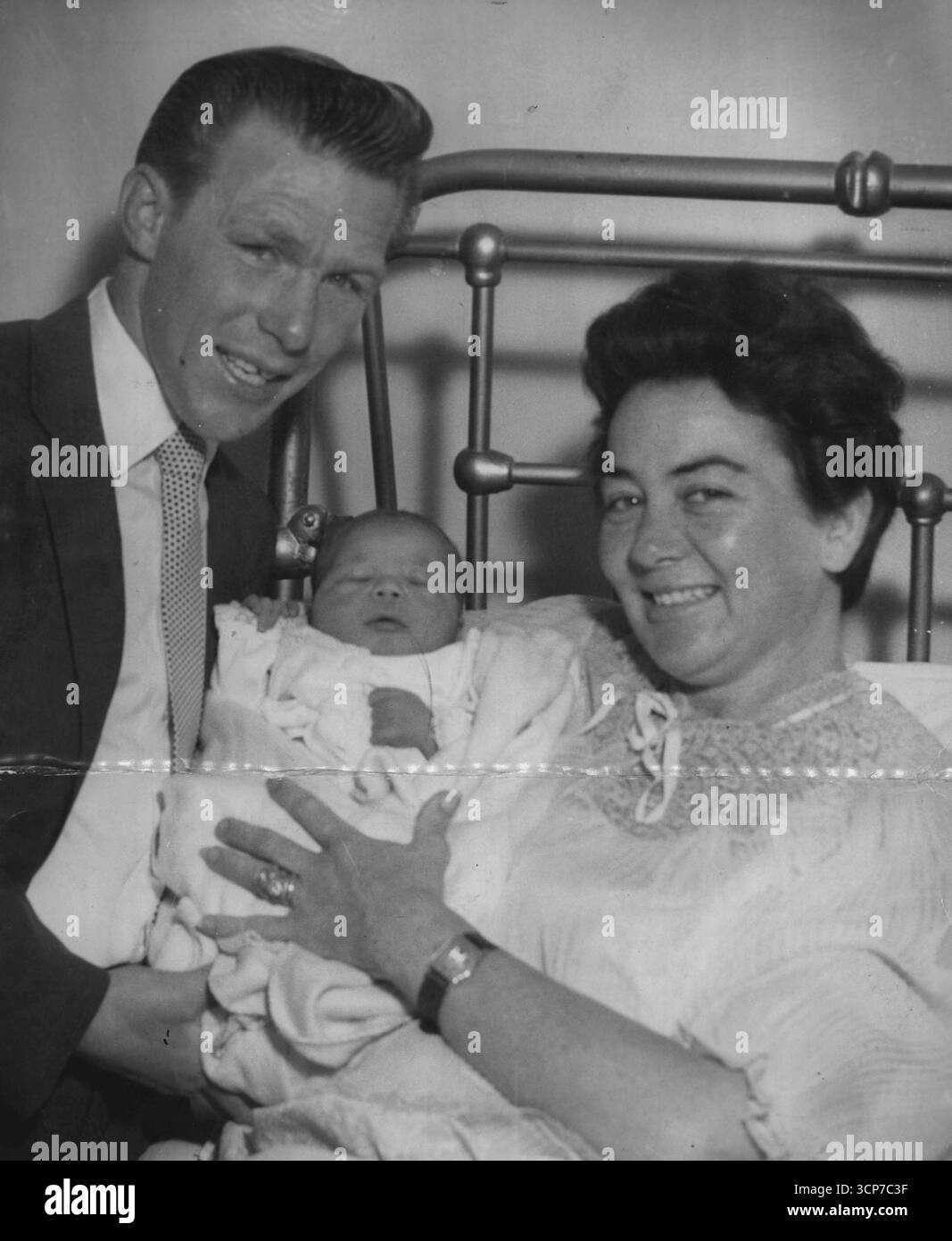 Former world bantam weight champion Jimmy Carruthers and his wife Myra ...