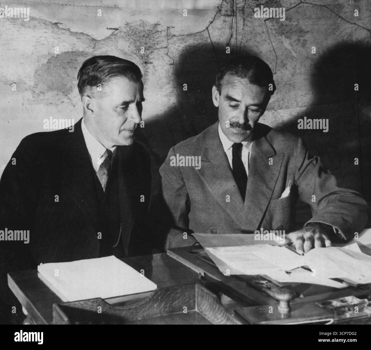 Hon r g casey hi-res stock photography and images - Alamy