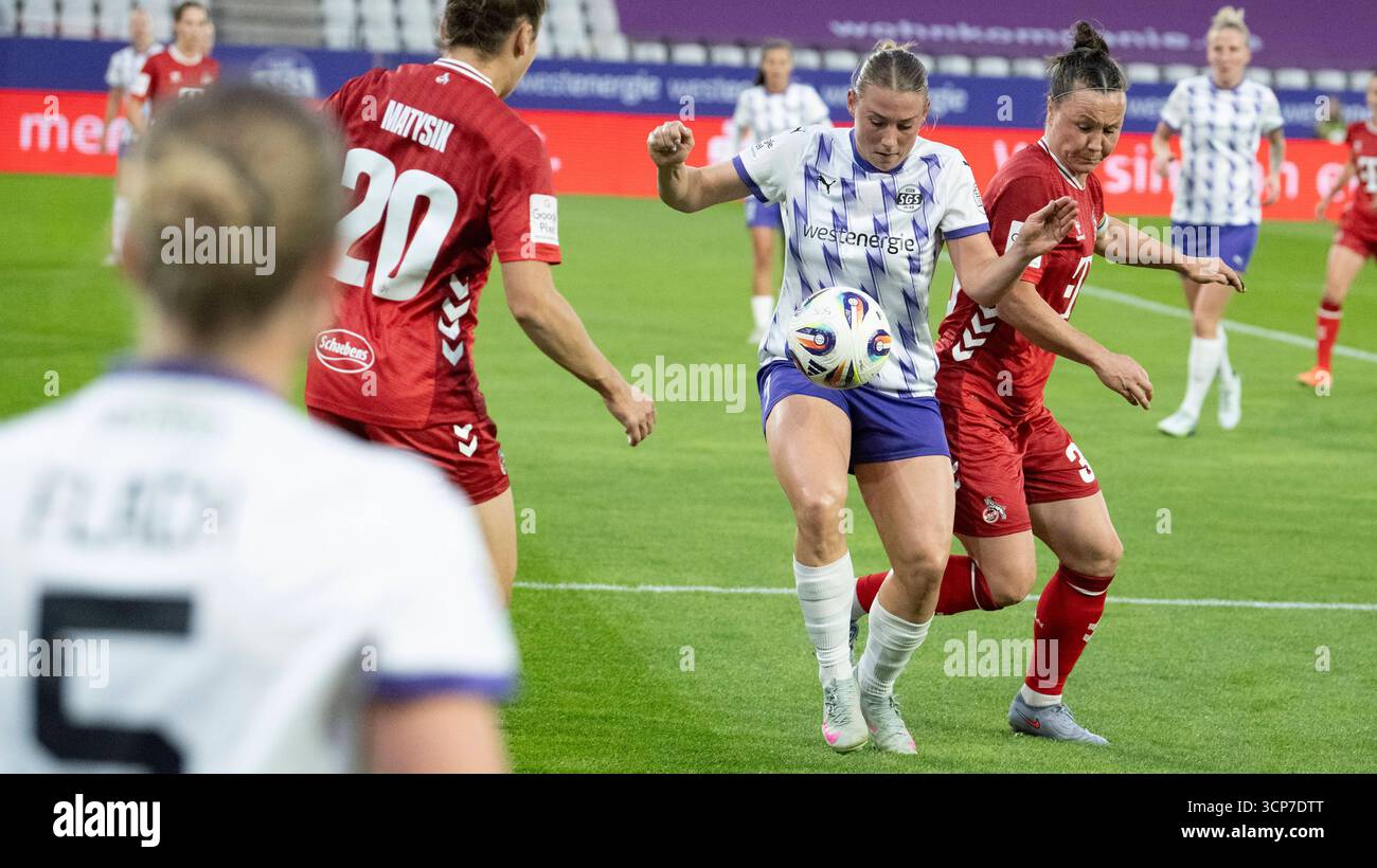 Frauenfußball SGS Essen gegen 1. FC Köln Im Stadion in der Essener ...