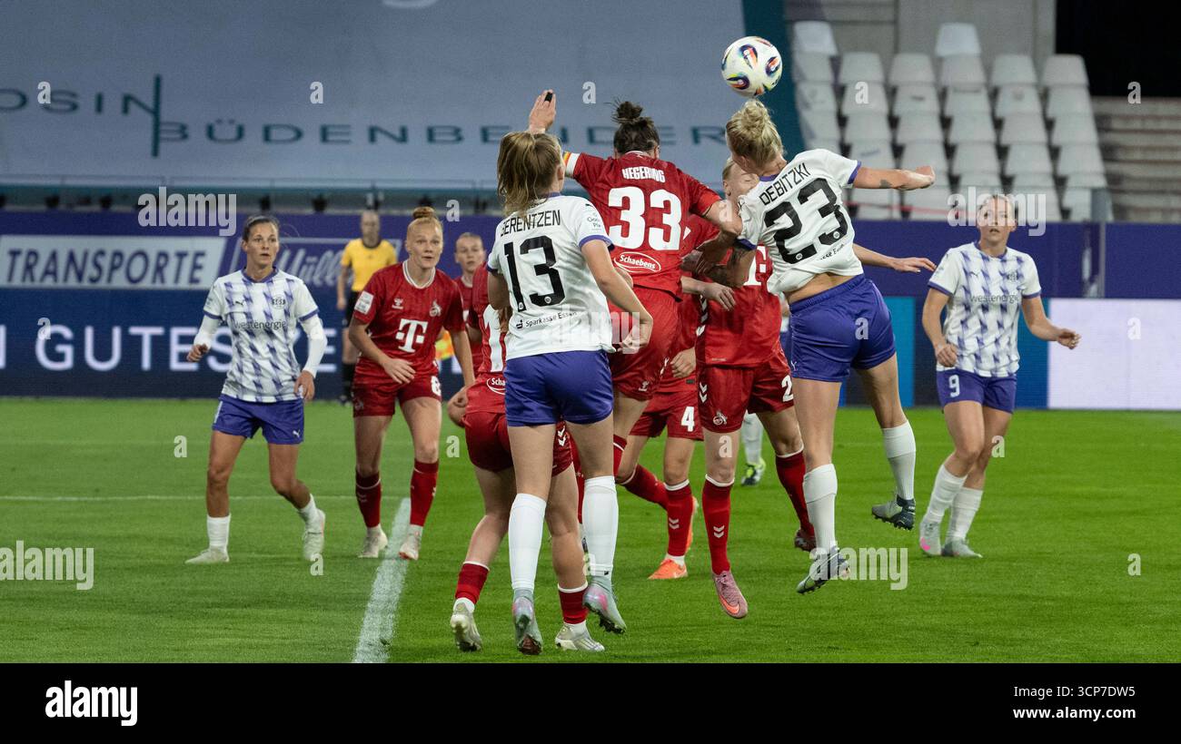 Frauenfußball SGS Essen gegen 1. FC Köln Im Stadion in der Essener ...