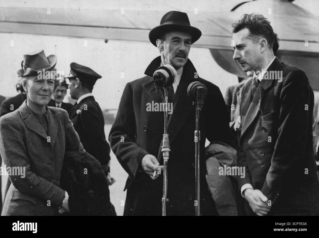 Mr h g casey hi-res stock photography and images - Alamy