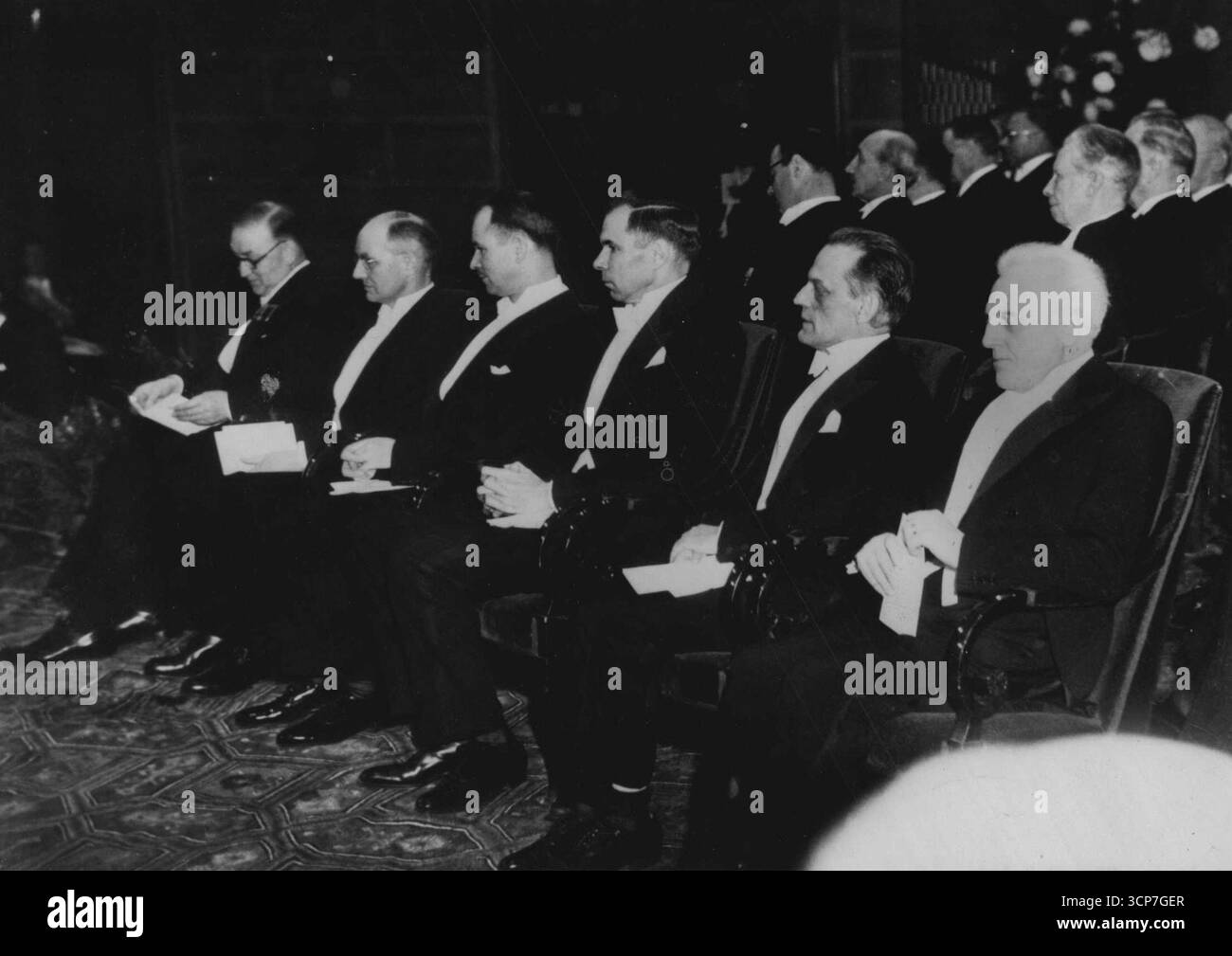 Winner nobel prize medicine sir Black and White Stock Photos & Images ...