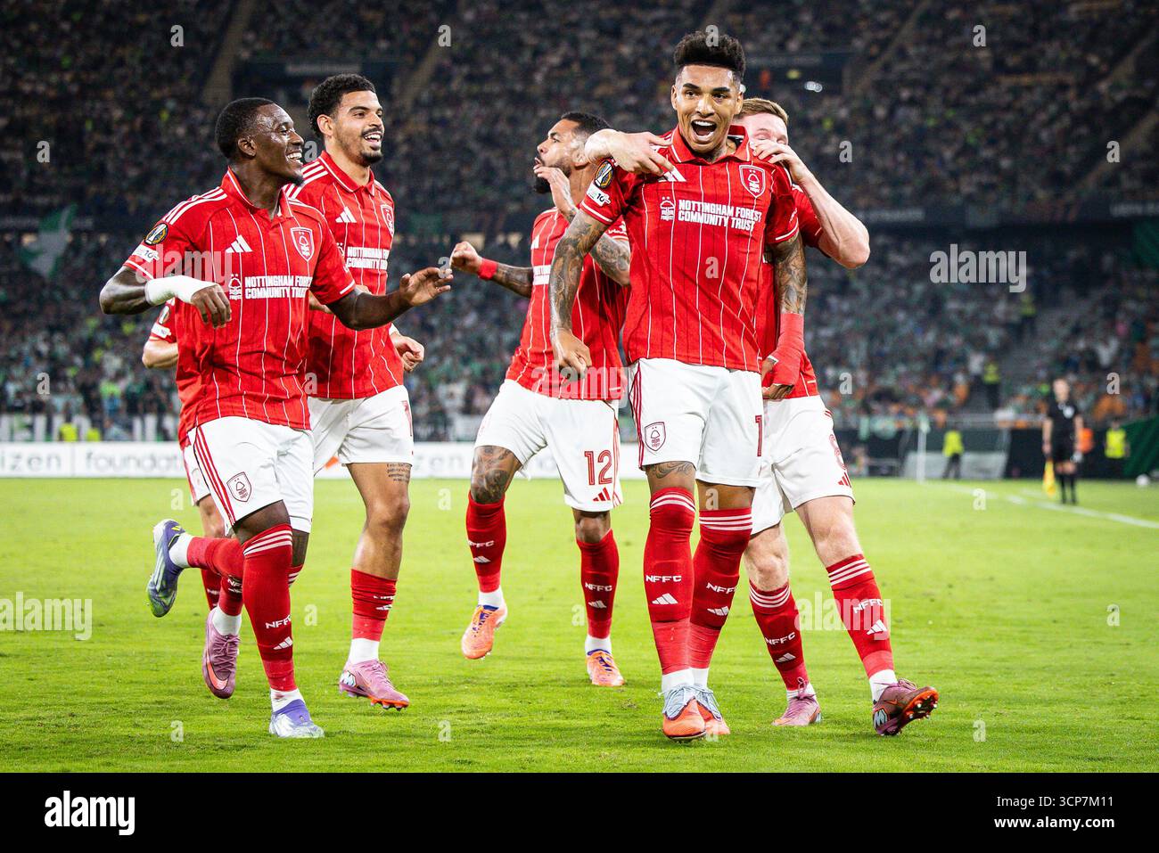 Igor JESUS of Nottingham Forest celebrate his goal with teammates ...