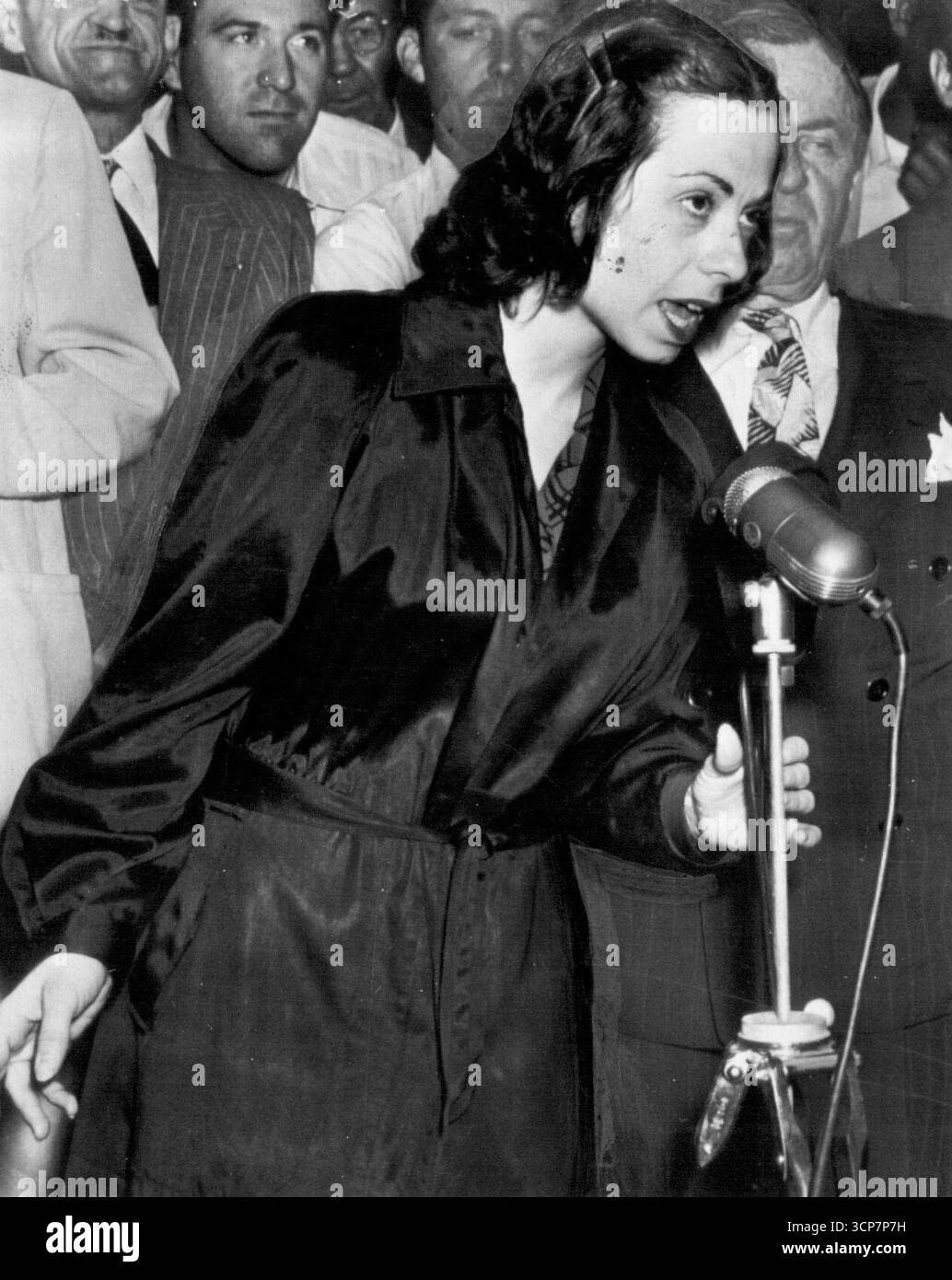 Says She's Innocent -- Judith Coplon says " I am innocent " as she ...