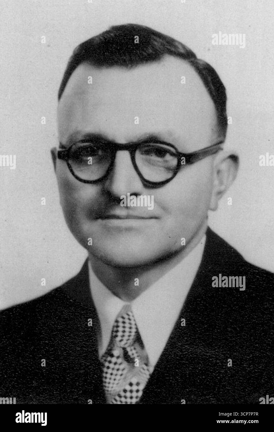 Mr w e cox hi-res stock photography and images - Alamy