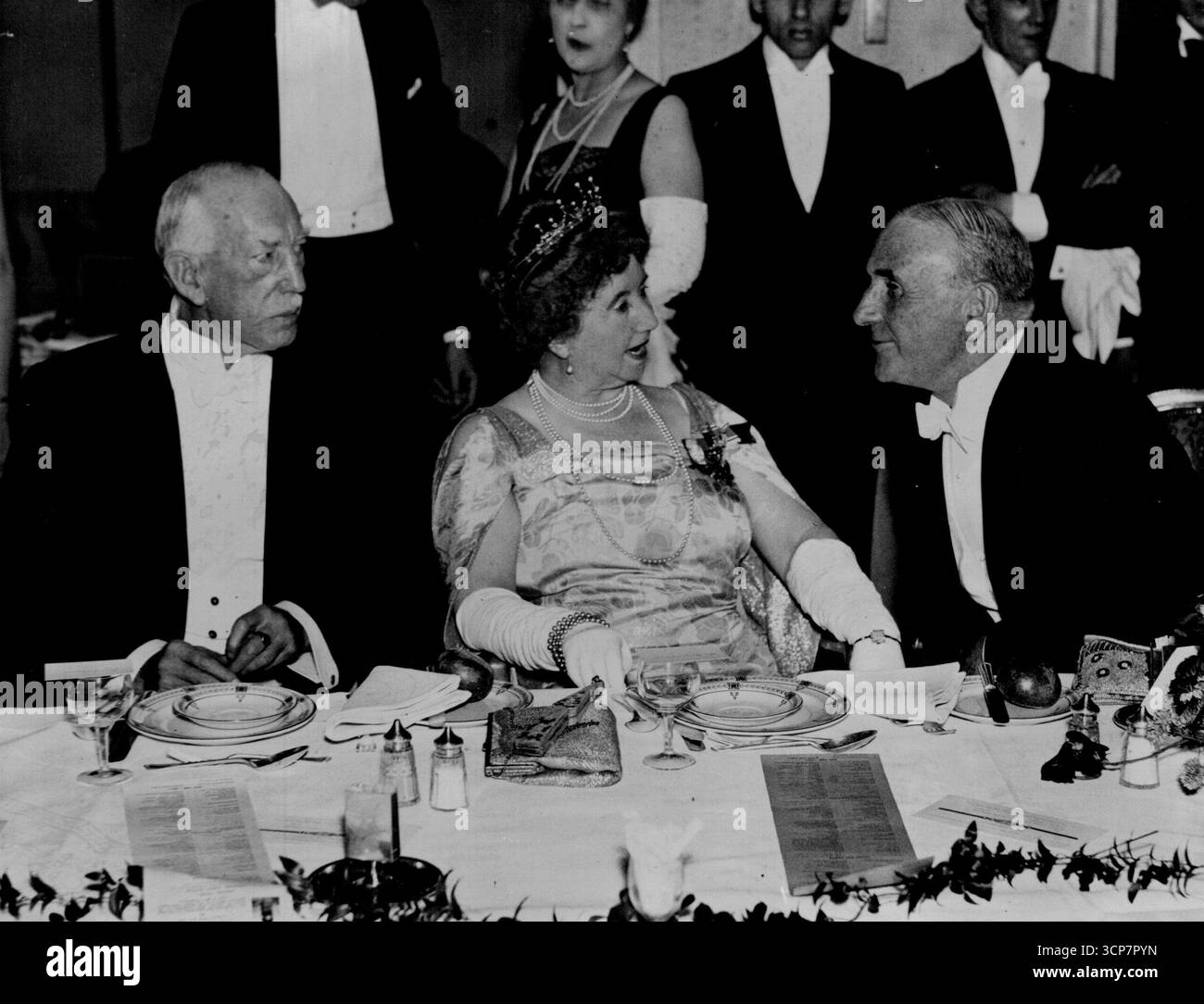 Sir robert horns hi-res stock photography and images - Alamy