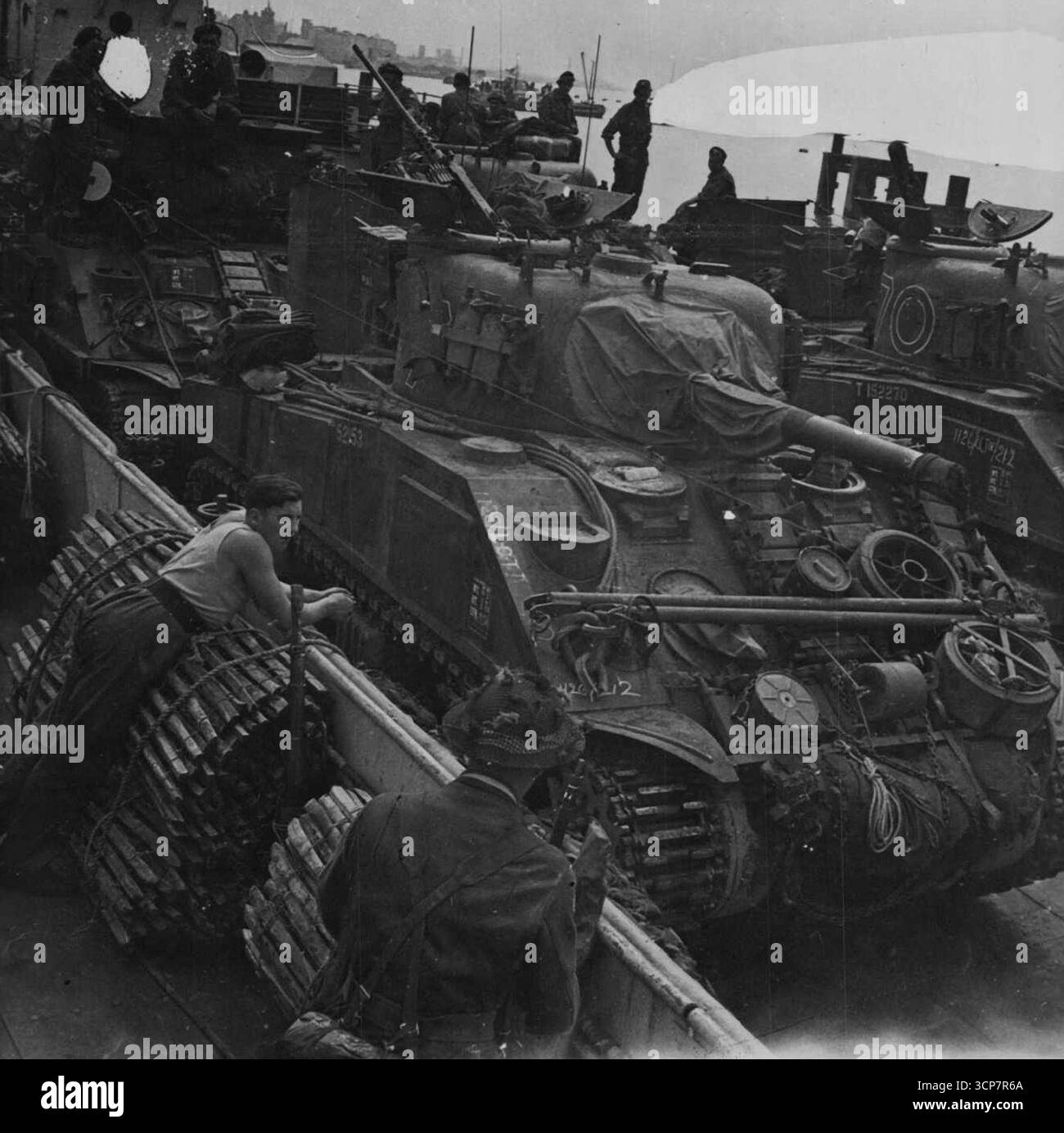 Sherman tanks tanks general hi-res stock photography and images - Alamy