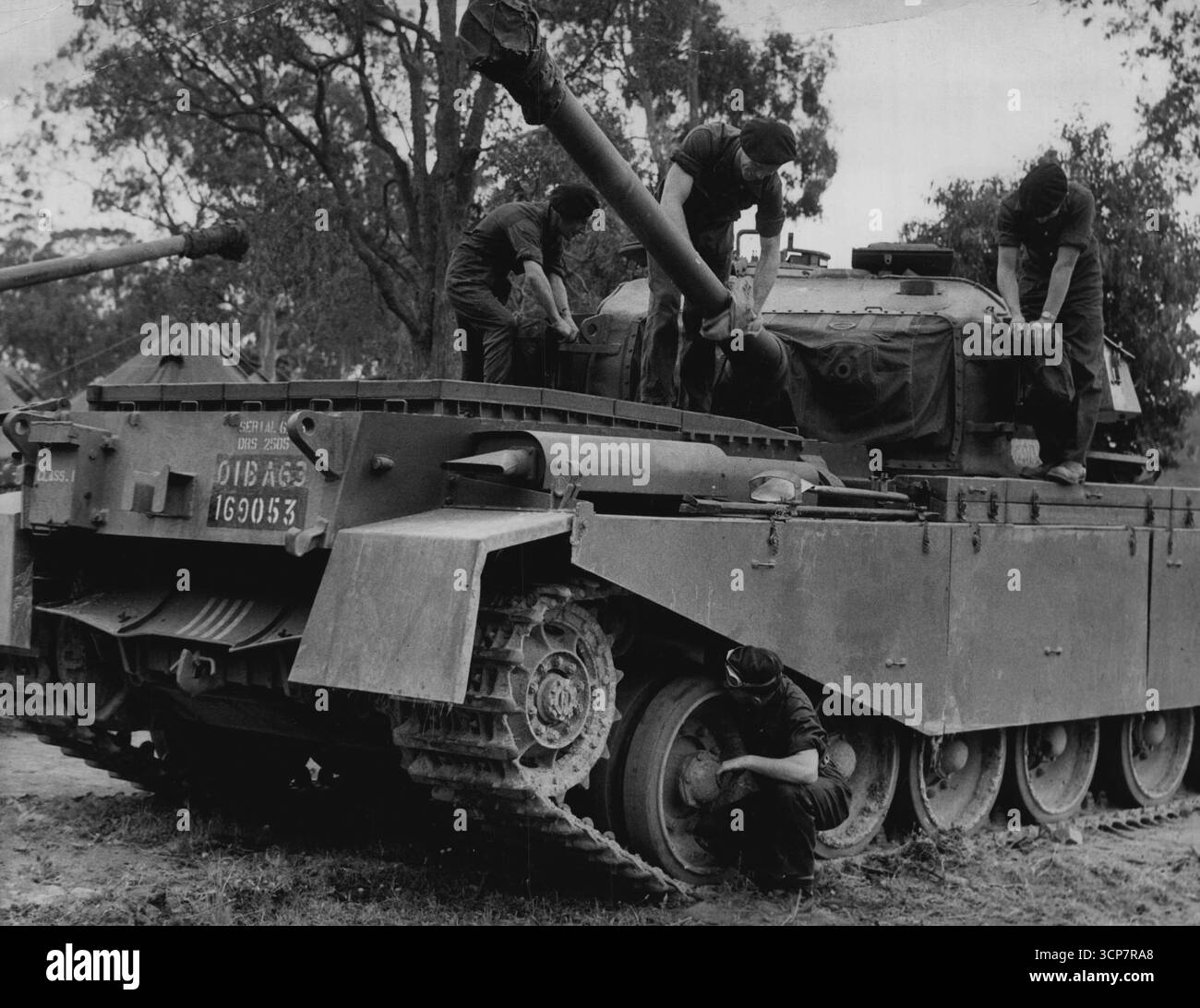 Members of "N" Squadron, 1st Armd. Regt., A.R.A., Moorebank lost no ...