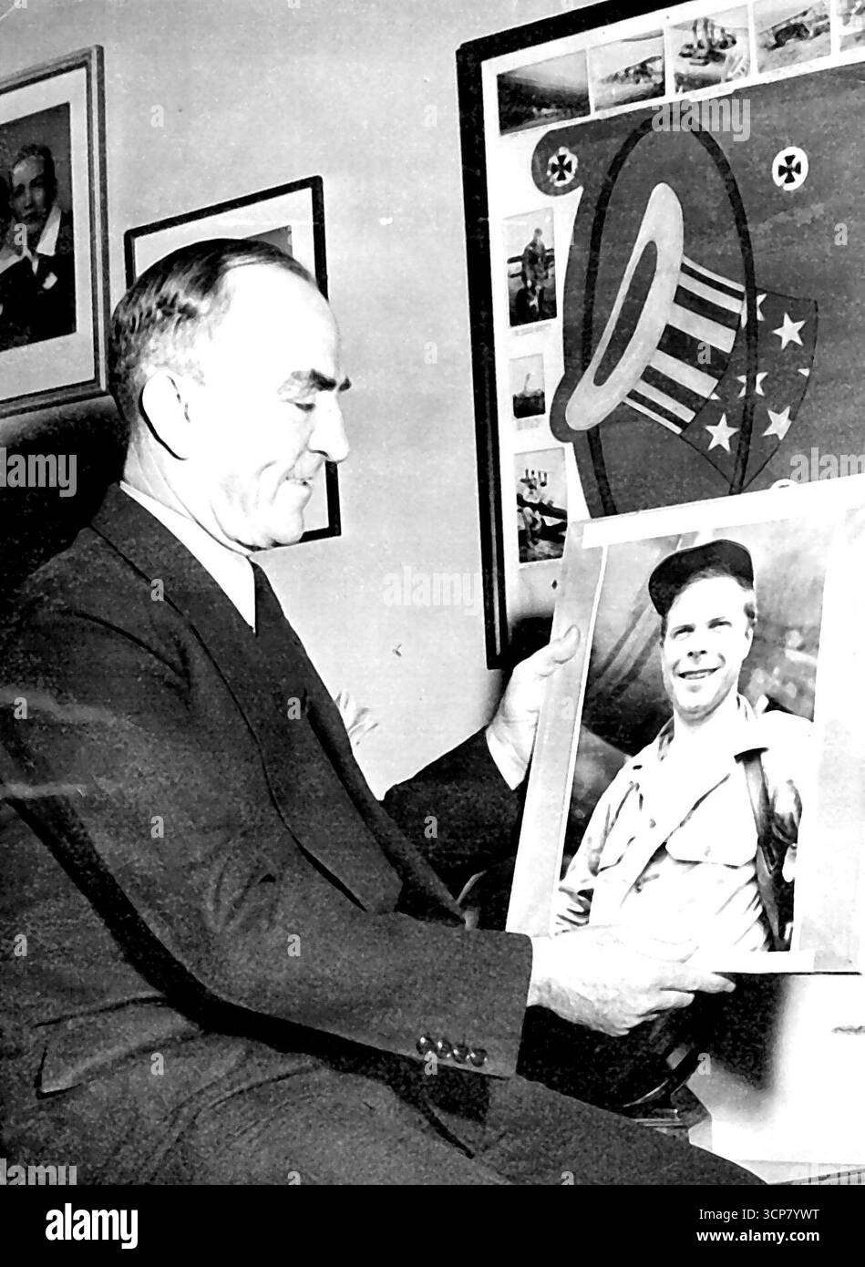 Man with bong Black and White Stock Photos & Images - Alamy