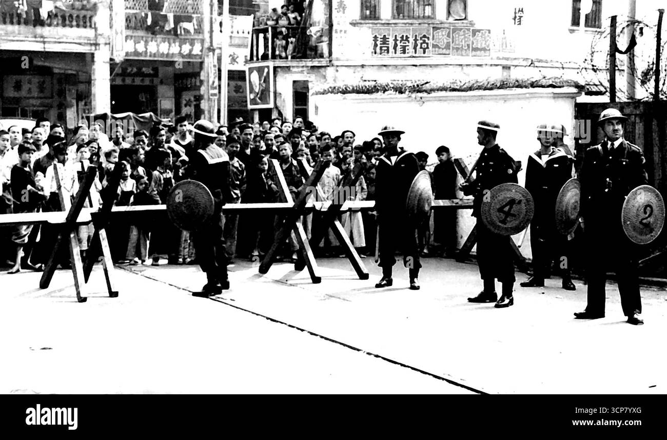 T w wheeler black and white hi-res stock photography and images - Alamy