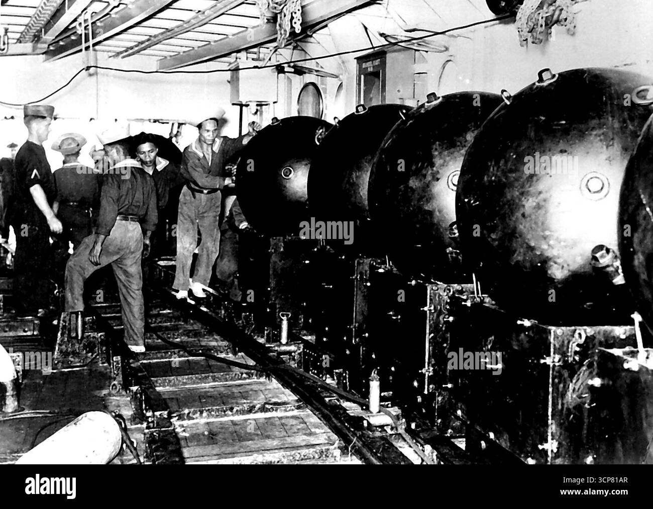 Sea lanes Black and White Stock Photos & Images - Alamy